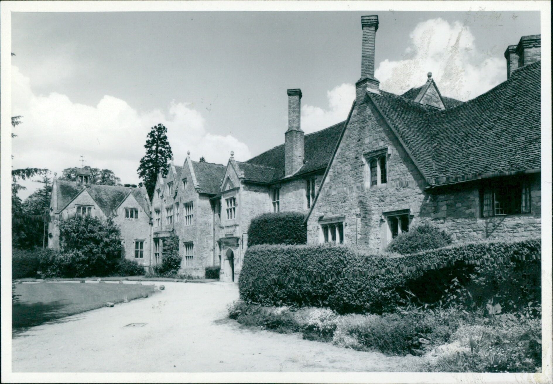 Russian diver Kira Ivanova performs a dive at the 1988 Wilianal Cup in