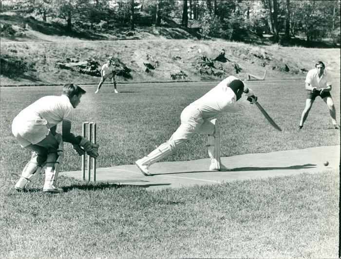 Press Photos of Cricket | Old Cricket Photos - IMS Vintage Photos