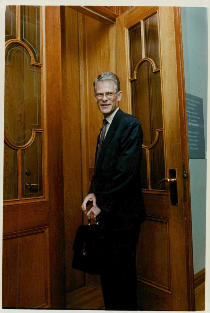 Ingvar Carlsson, politician (s), press conferences - Vintage Photograp