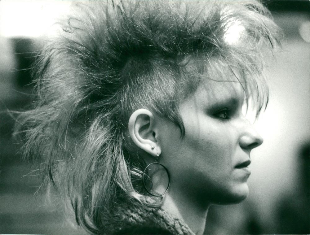 17-year-old Mandy Powell of Norwich. - Vintage Photograph