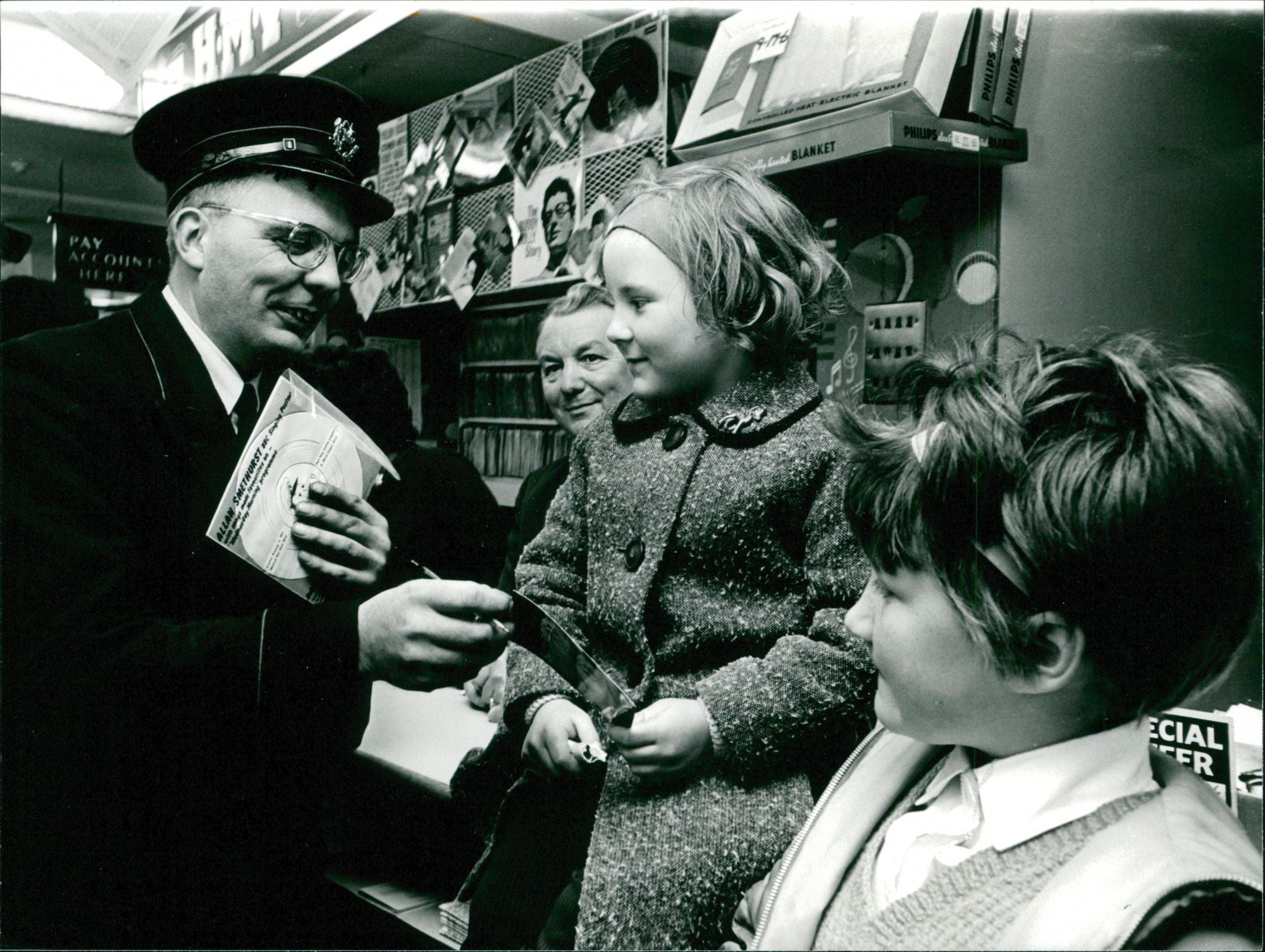 Allan Smethurst Singer. - Vintage Photograph