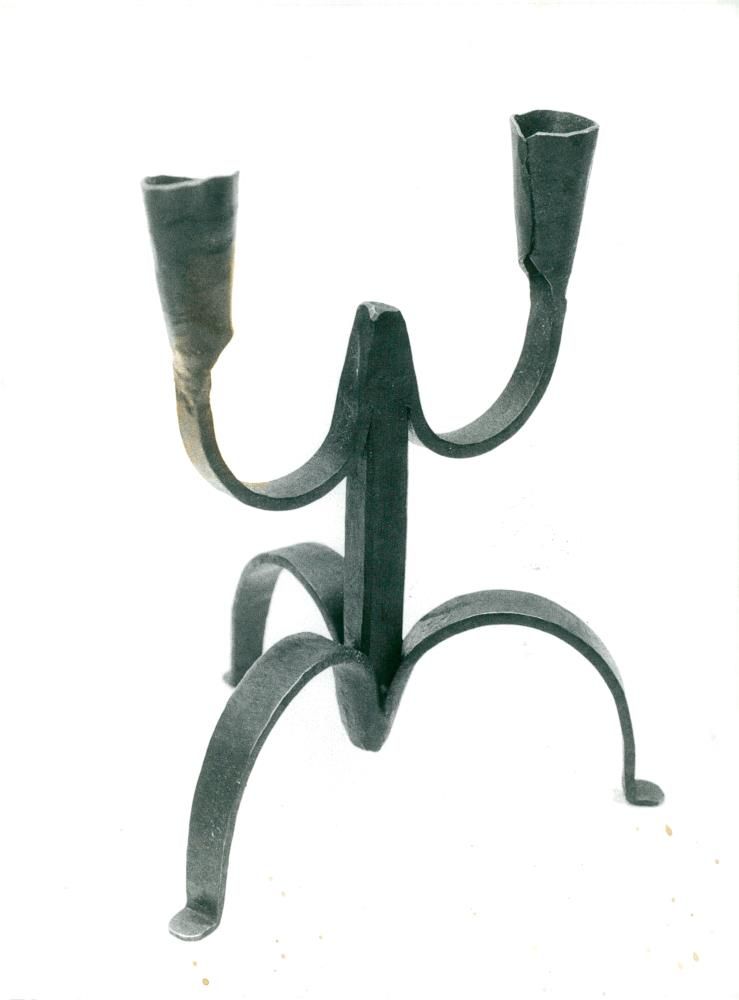 Erik Drake in NittsjÃ¶ produces a copy of a candlestick from the 18th