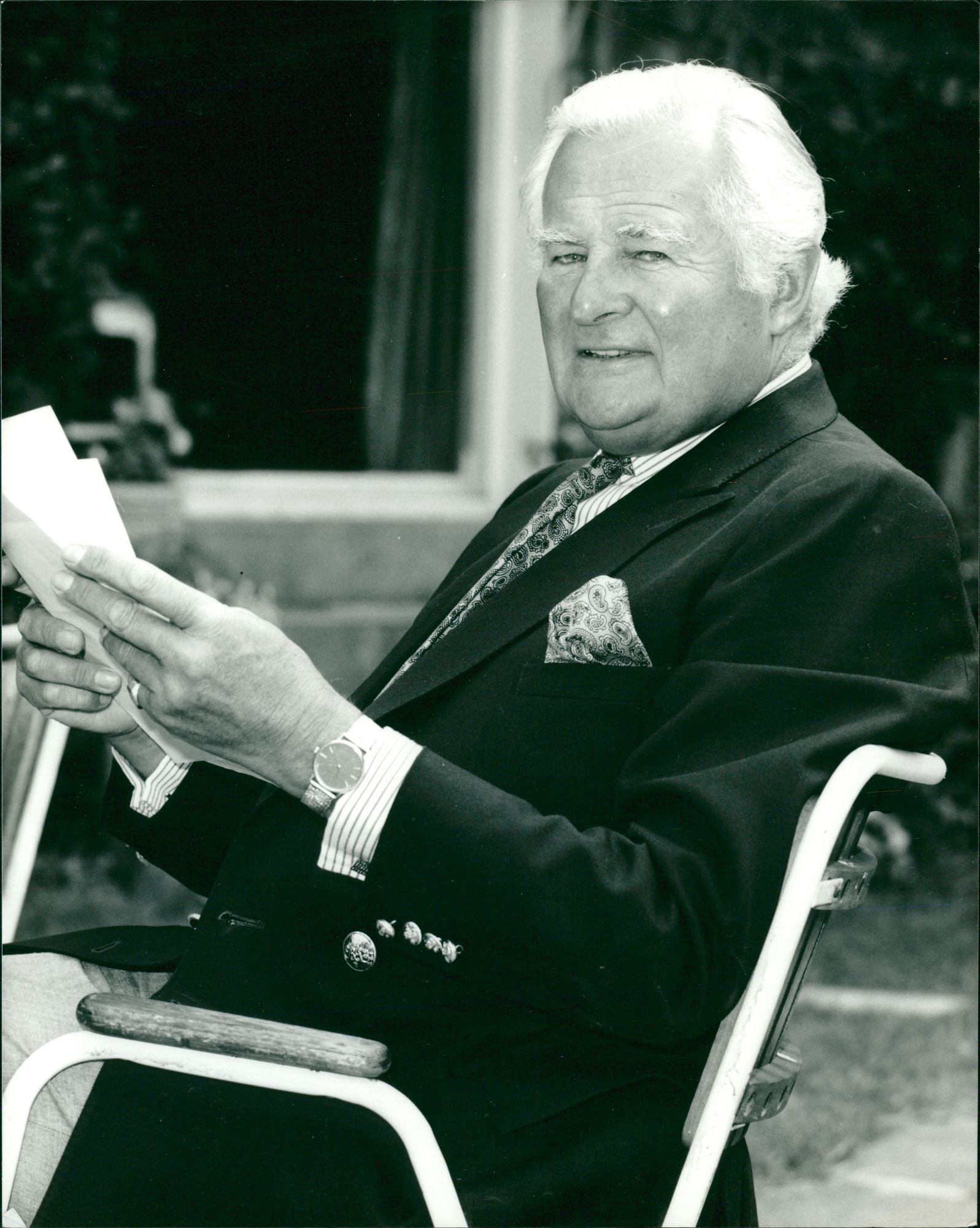 British actor Derek Bond starred in the thriller "The Quiet Woman: - V