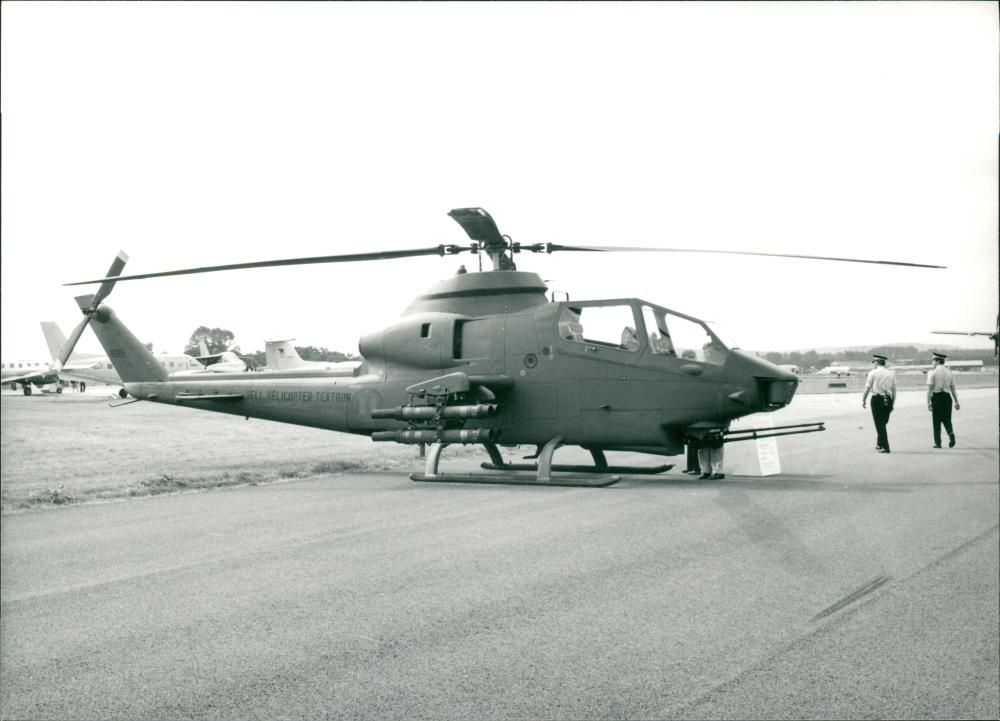 BELL AH-1S HELICOPTER model 249. - Vintage Photograph