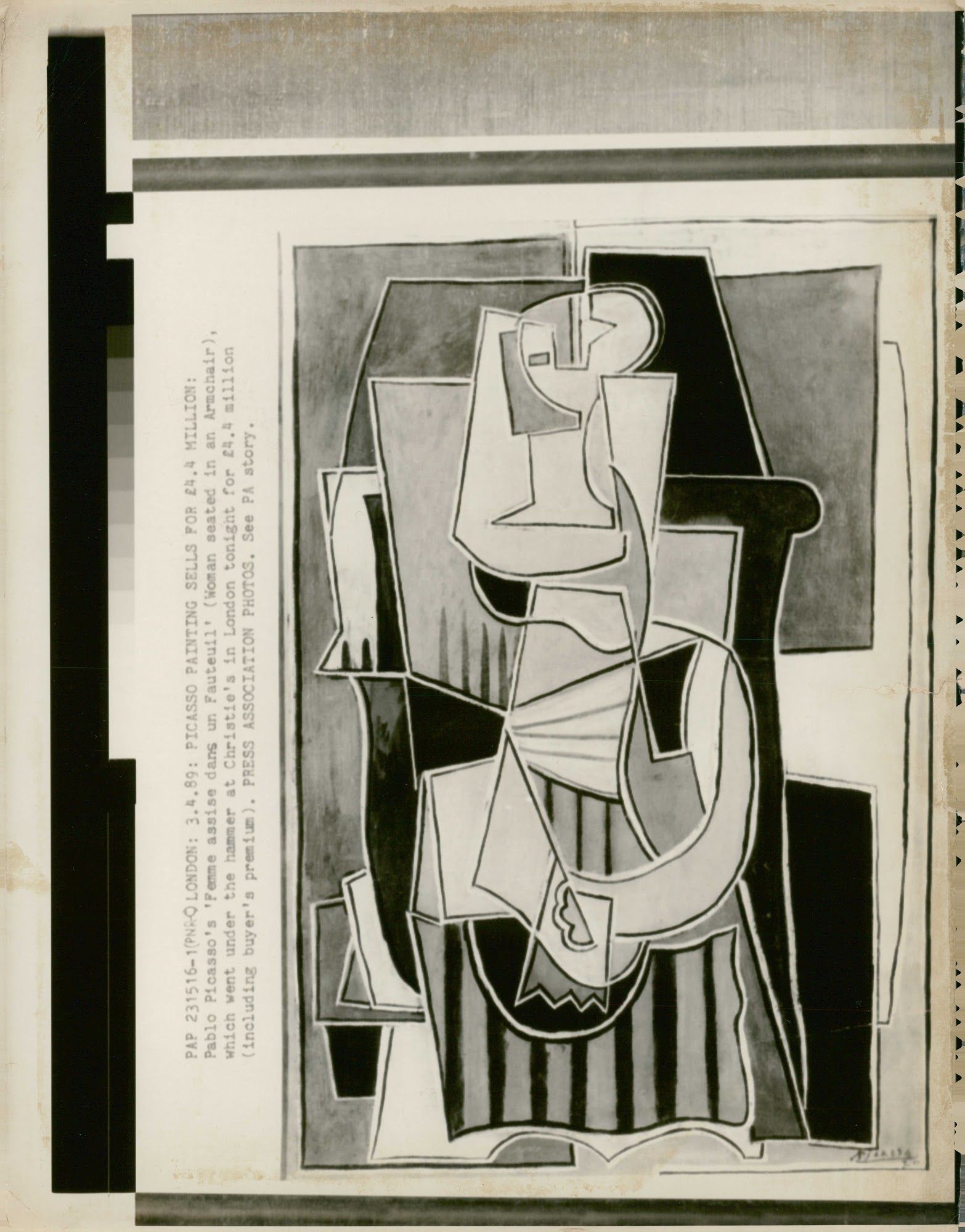 Pablo Picasso "Femme assise dans un Fauteuil" - Vintage Photograph