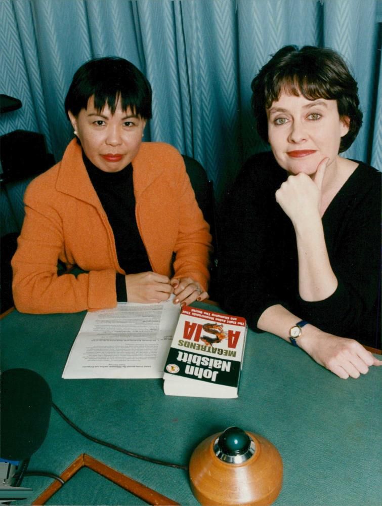 Sheena McDonald British journalist - Vintage Photograph