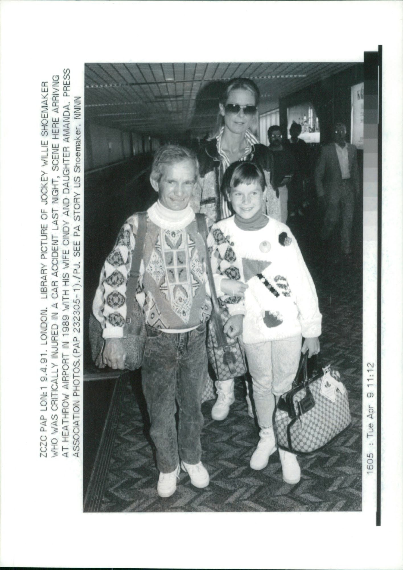 Jockey Willie Shoemaker with his wife Cindy and Daughter Amanda - Vint
