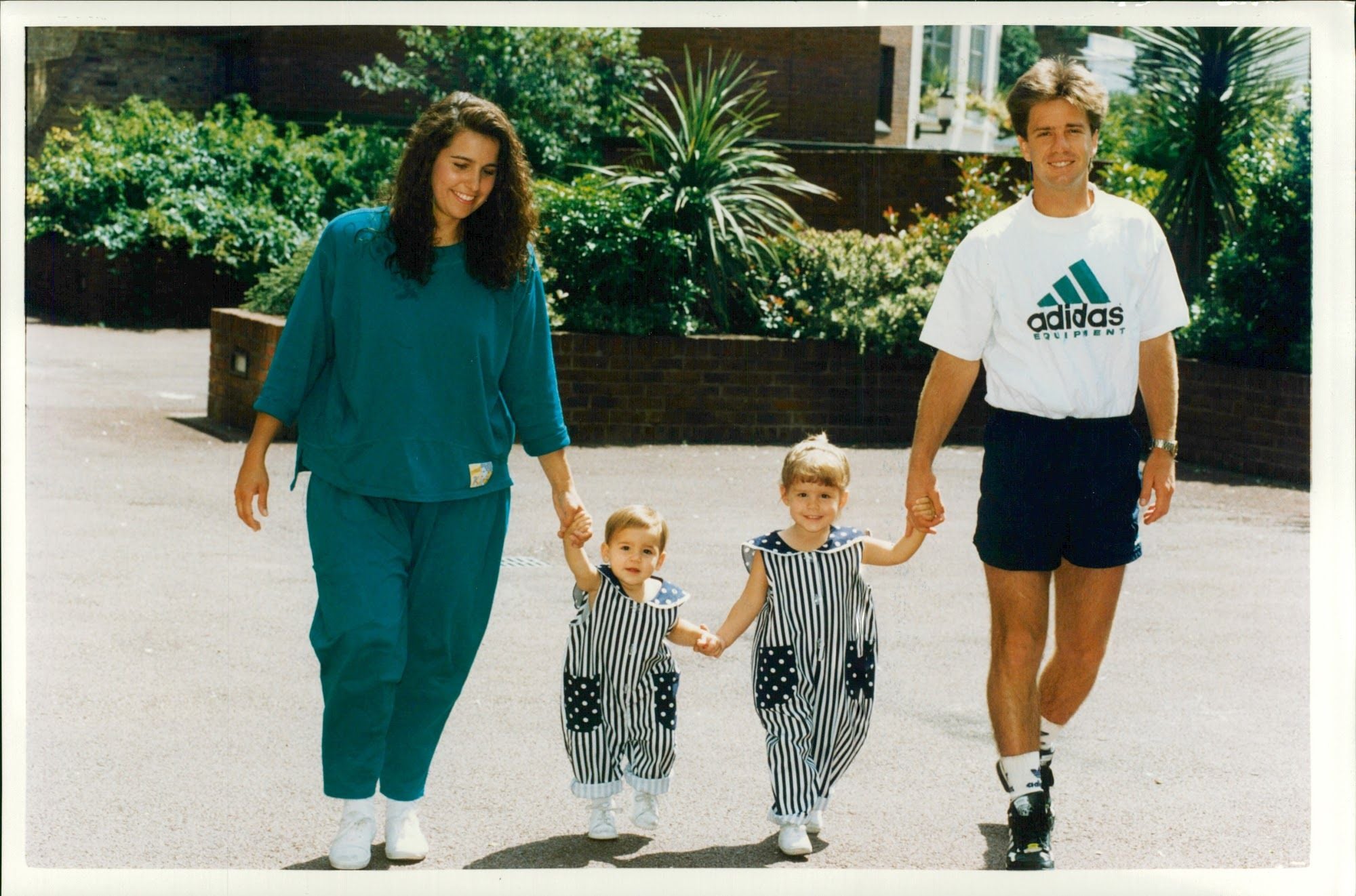 Brad Pearce, his wife Cindi and their daughters Tara and Jordan, 21.06