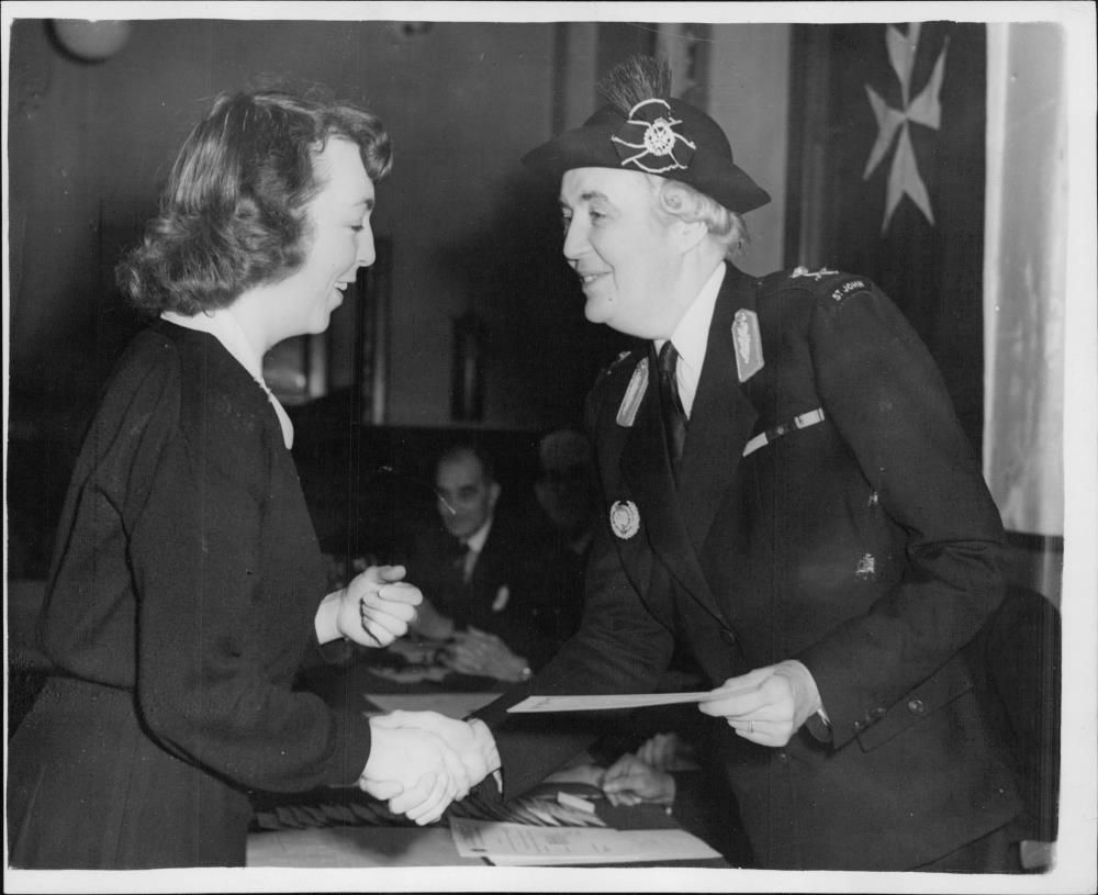 Martin Dunbar-Nasmith and his wife lady dunbar nassmith. - Vintage Pho