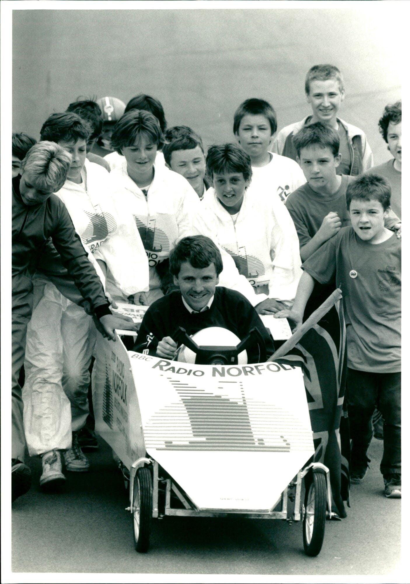 Colin Moynihan, with the Bcc children. - Vintage Photograph