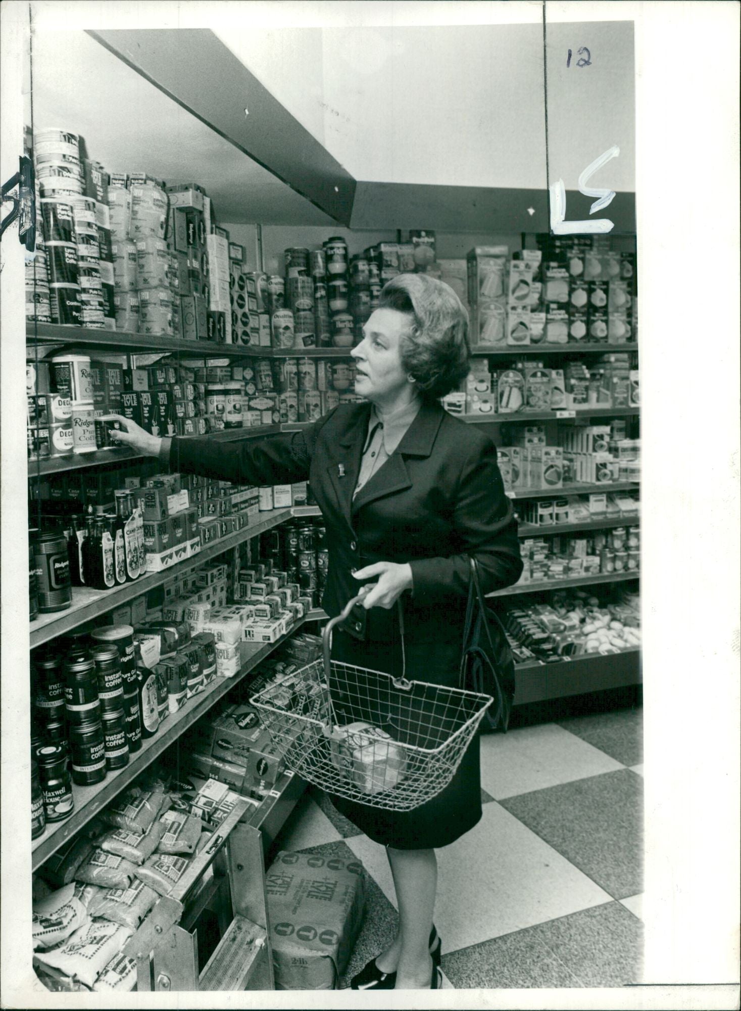 Mrs Peggy Fenner. - Vintage Photograph