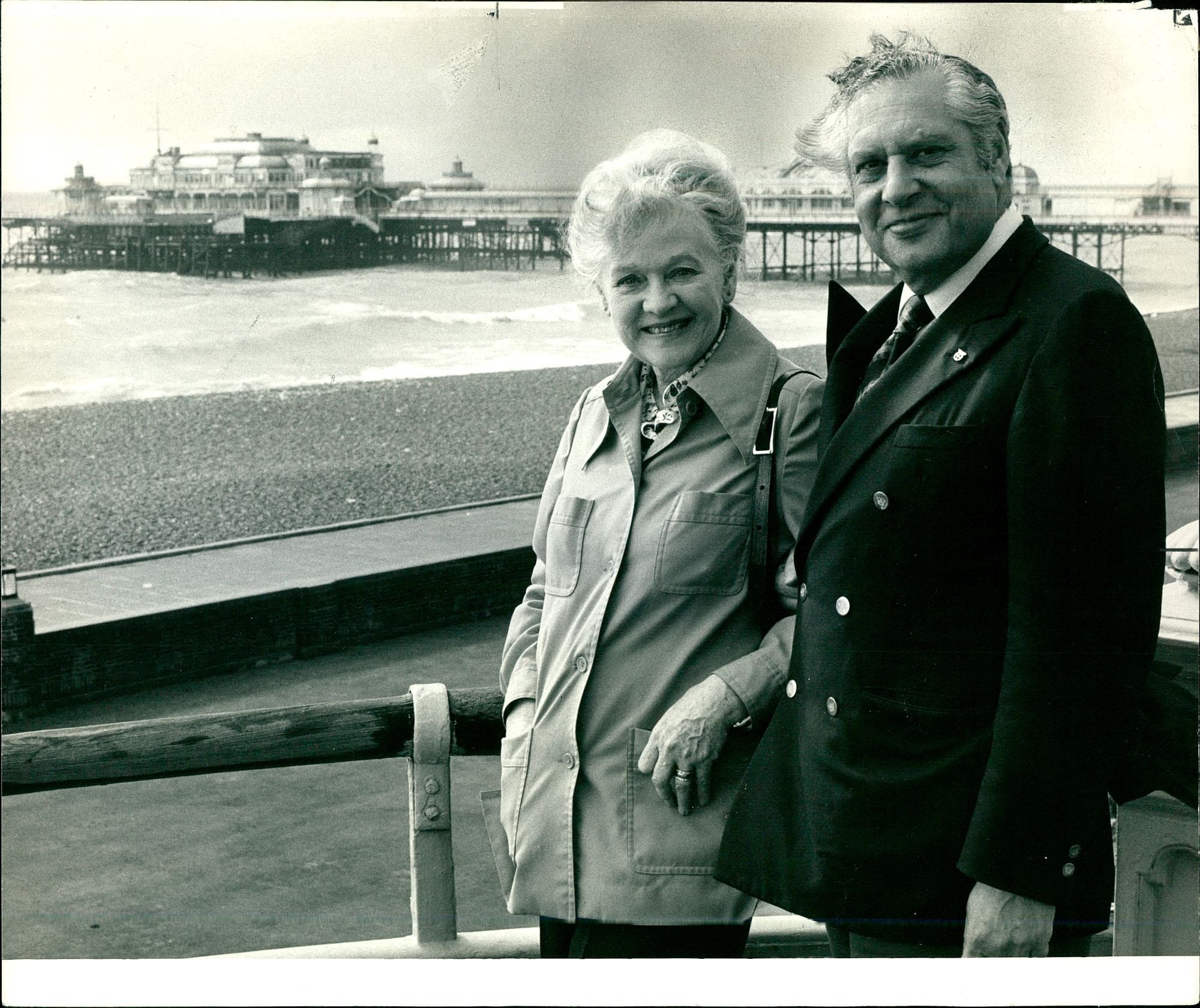 British politician John Silkin with his actress wife Rosamund John - V