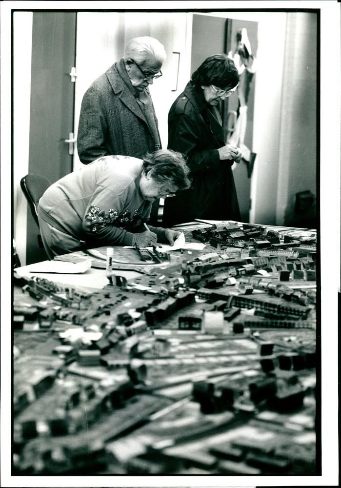 The Archway model. - Vintage Photograph