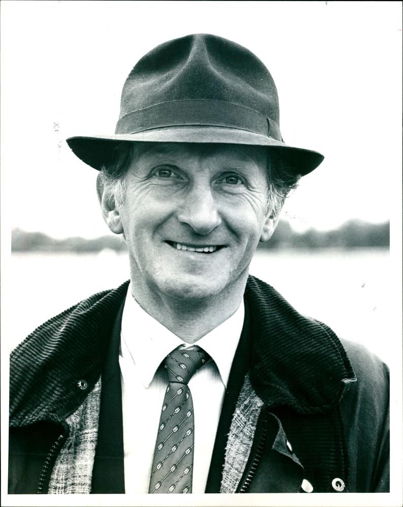 Martin Pipe. - Vintage Photograph