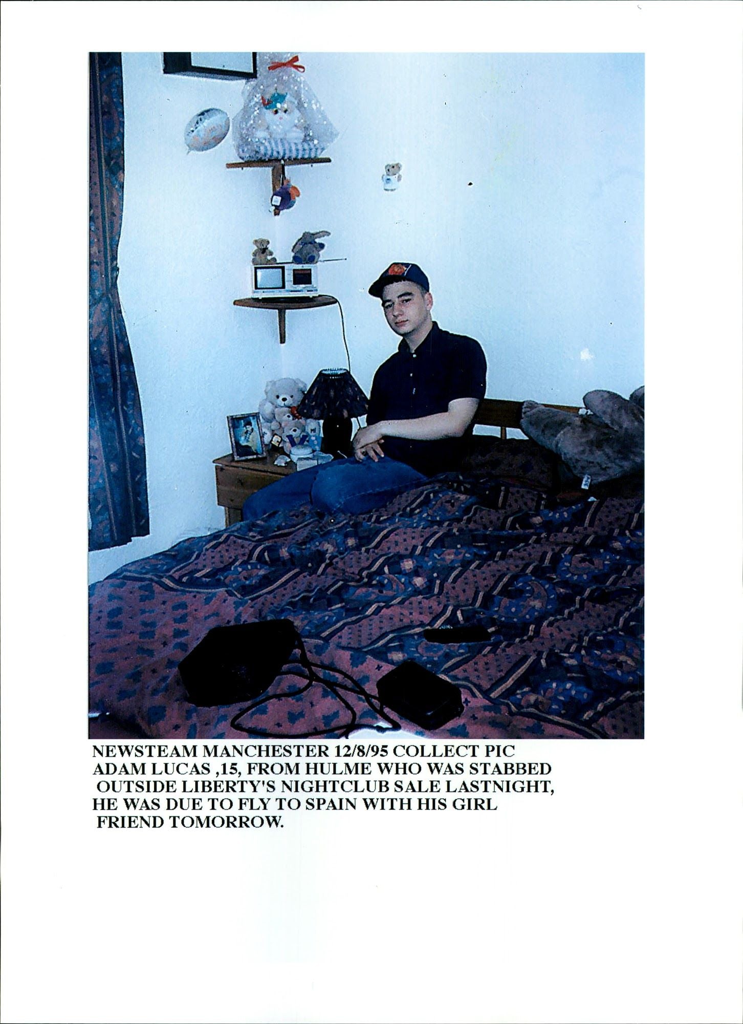 1995 ADAM LUCAS WAS STABBED OUTSIDE BAR MANCHESTER ENGLAND DUE - Vinta