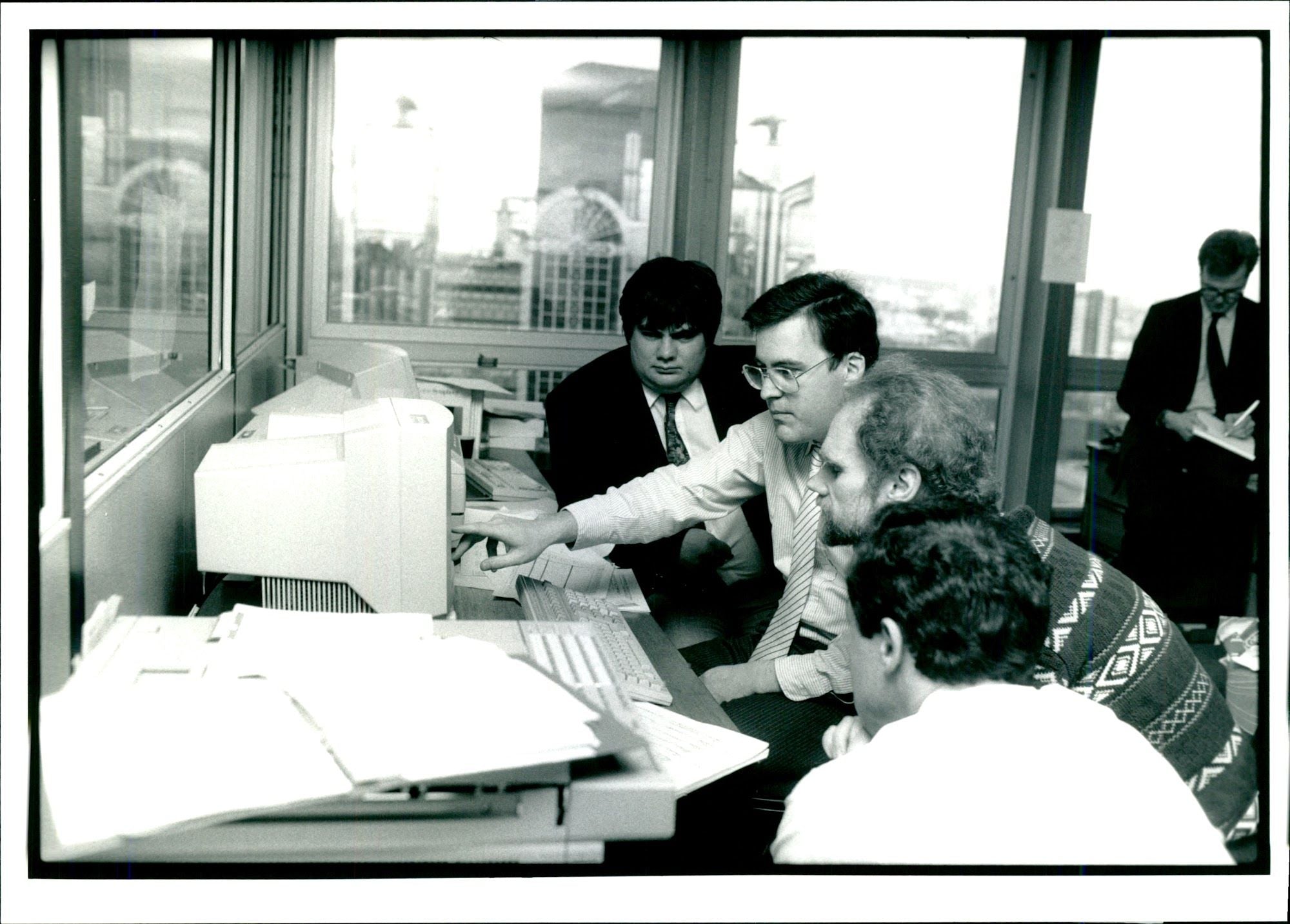 1990 PICTURE CAPTION THE RICHARD MAW MIKE WILLIAMS BENSON JAMES MEMBER