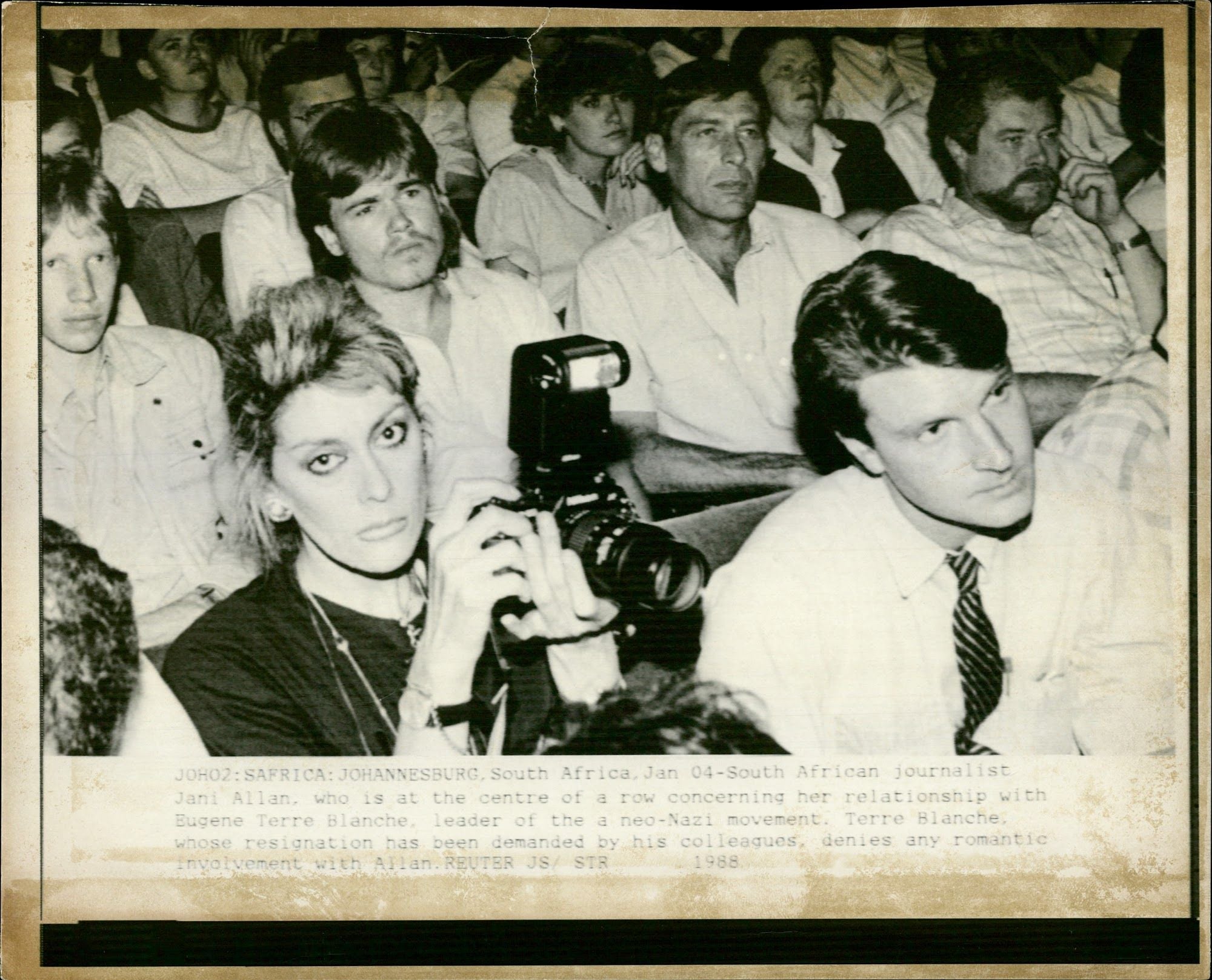 1988 JOURNALIST JANT ALLAN THE CENTRE ROW CONCERNING LEADER MOVEMENT