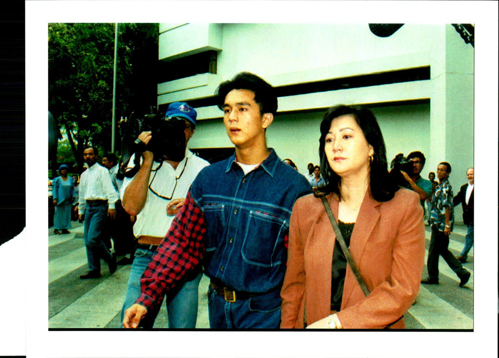 1994 HONG KONG TEEN AGER SHIU CHI LEAVES SINGAPORE COUR TITLE WRITER C