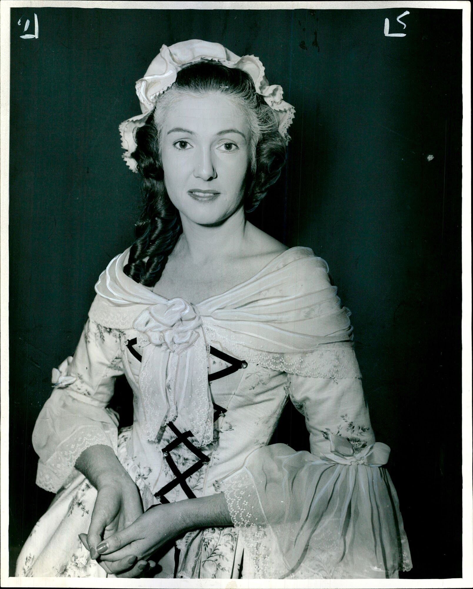 Mary Malcolm as Lily Langtry in her Grandmotherly impersonation. - Vin