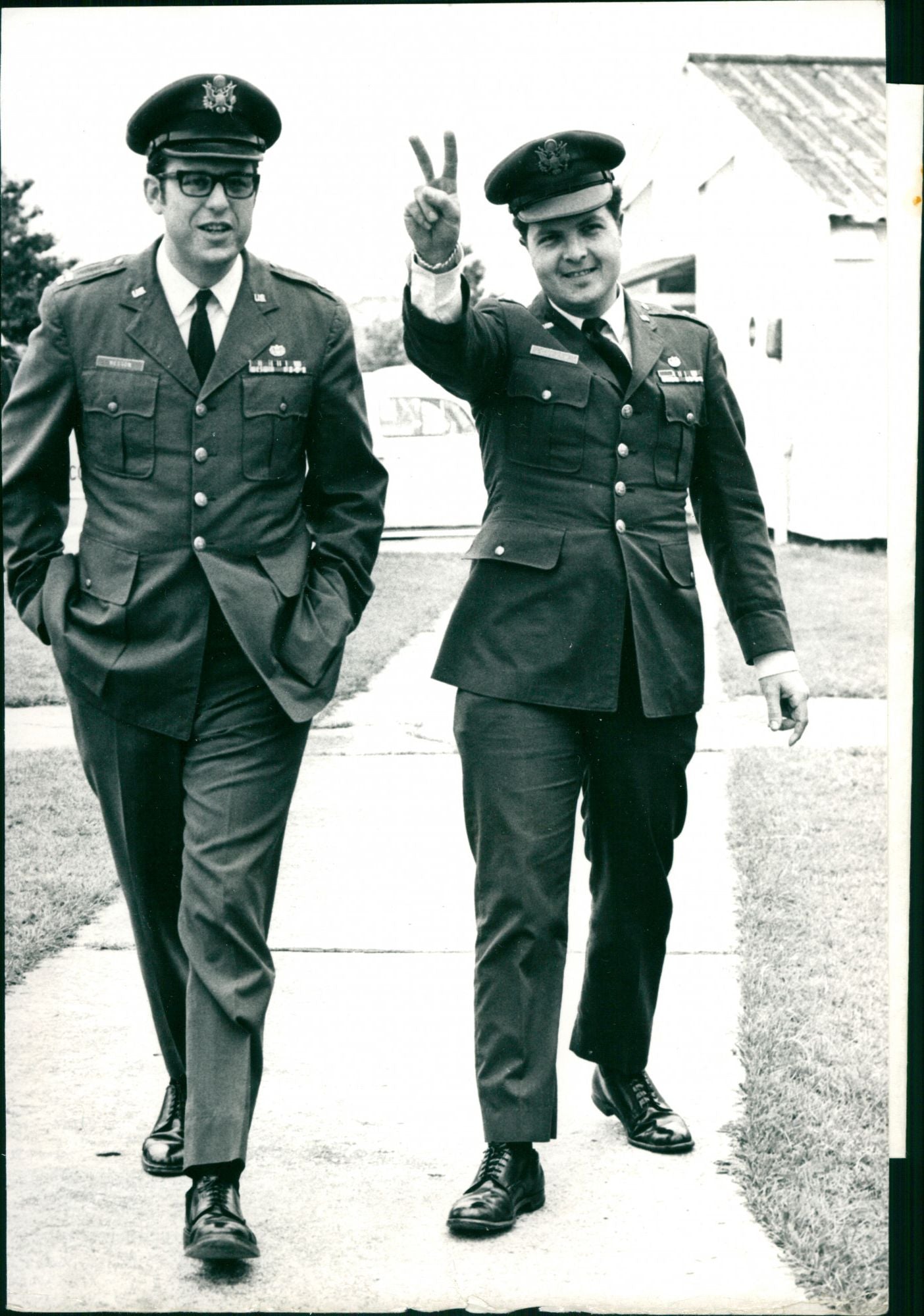 Captain Thomas Culver and Capt. Frank Wesson at Lakenheath USAF - Vint