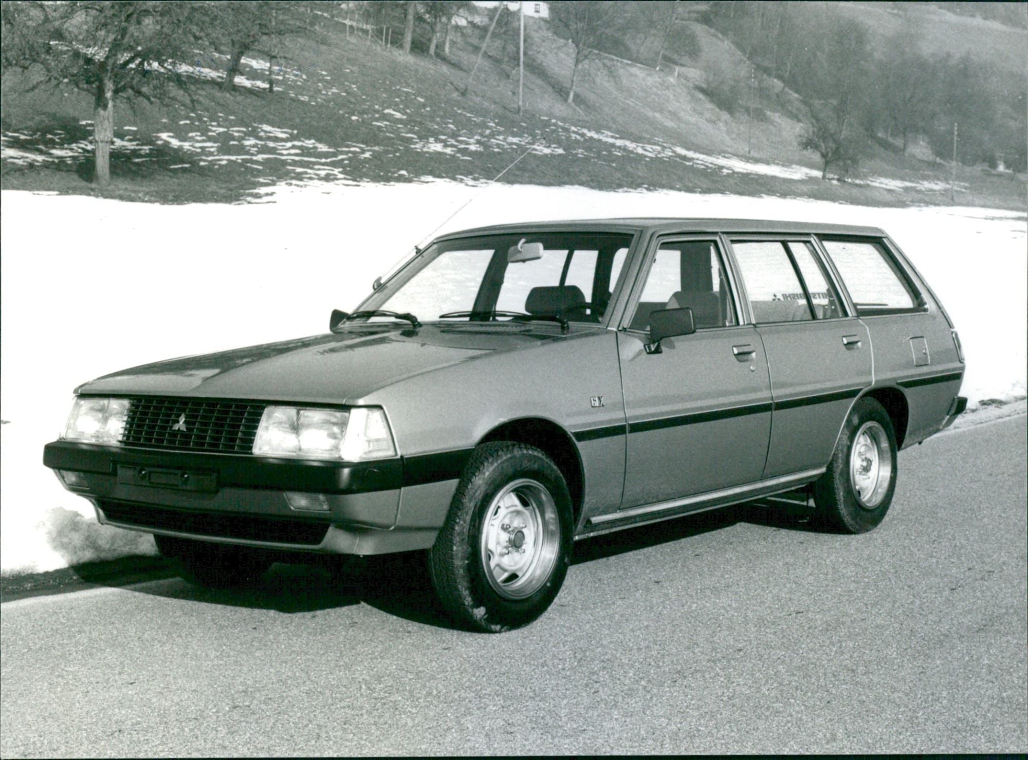 Mitsubishi Gallant Kombi - Vintage Photograph