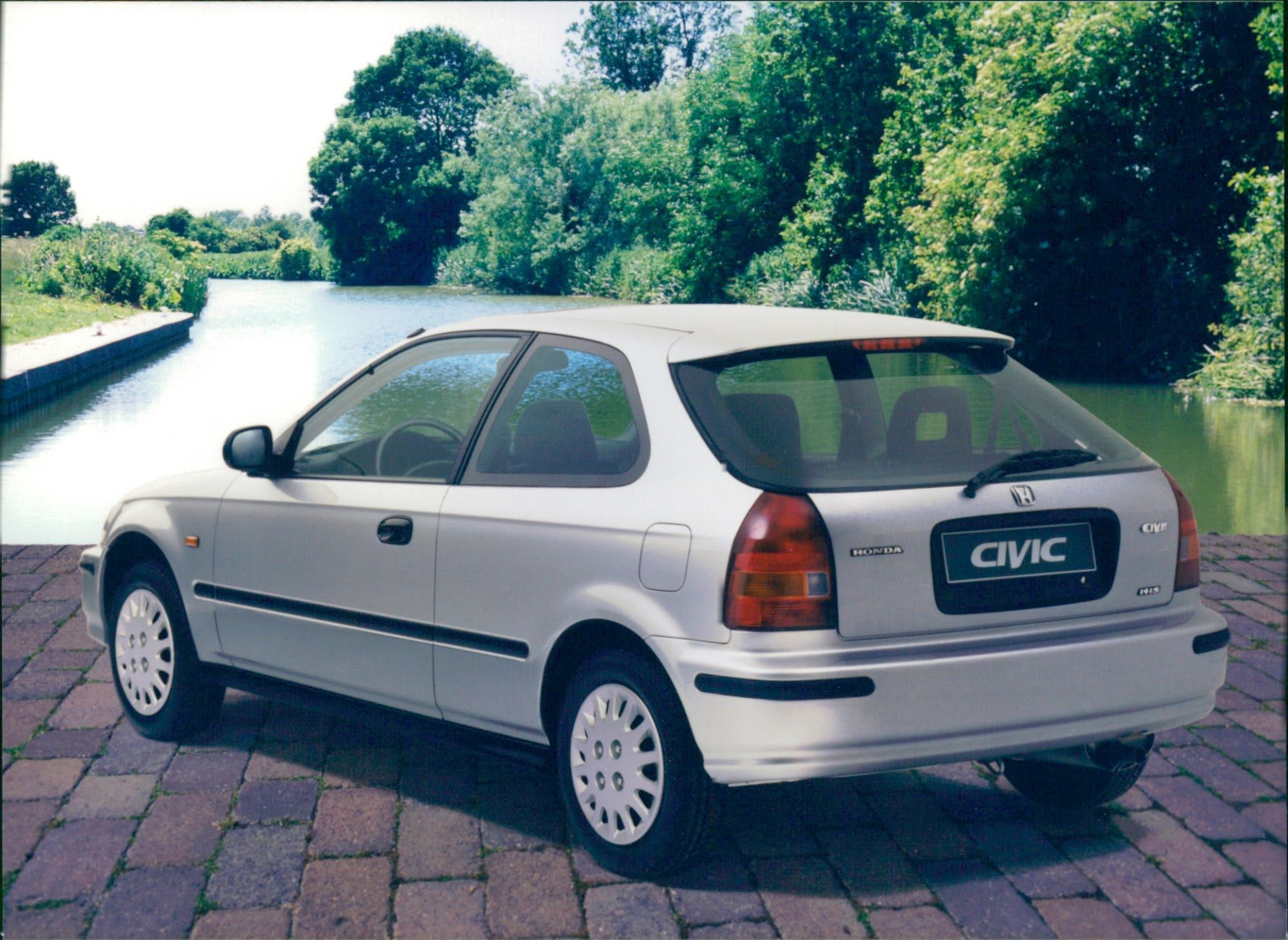 Honda Civic 1995 - Vintage Photograph