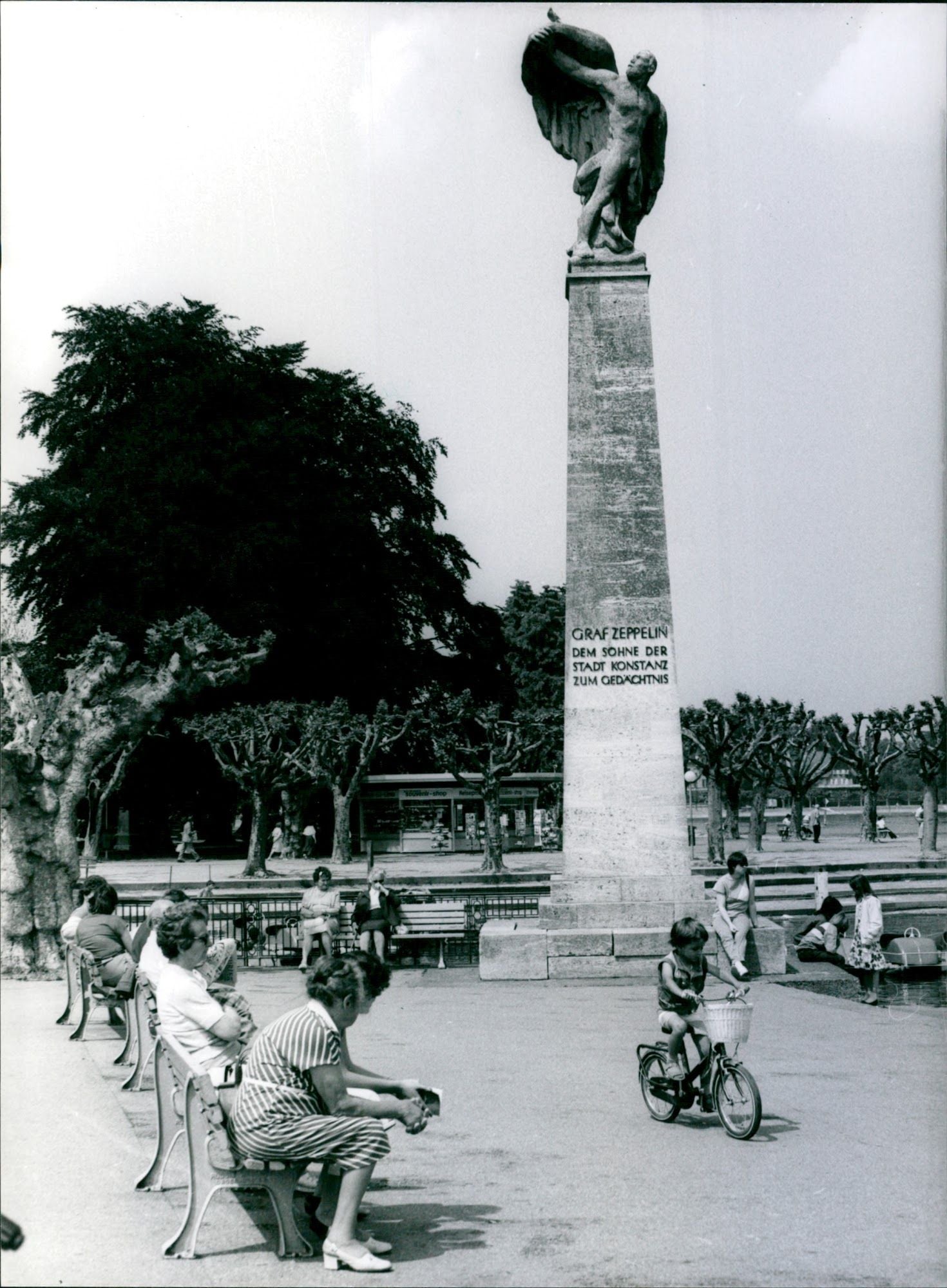 1984 KONSTANZ ZEPPELIN MONUMENT GONDOLA PORT MOST GRAF - Vintage Photo