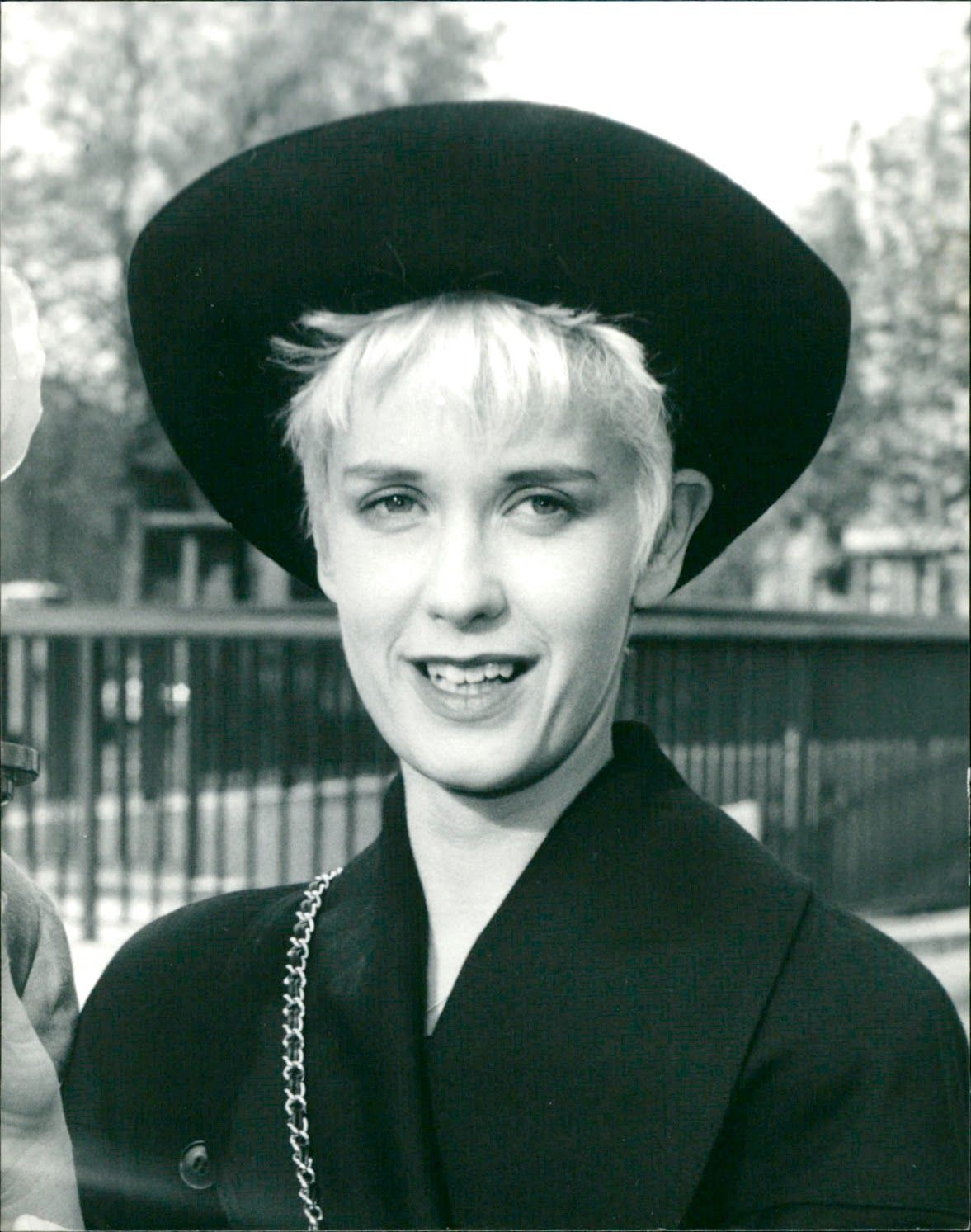 1986 - YATES PAULA PRESENTER PAULA , LONDON, WIFE, SINGER - Vintage Ph