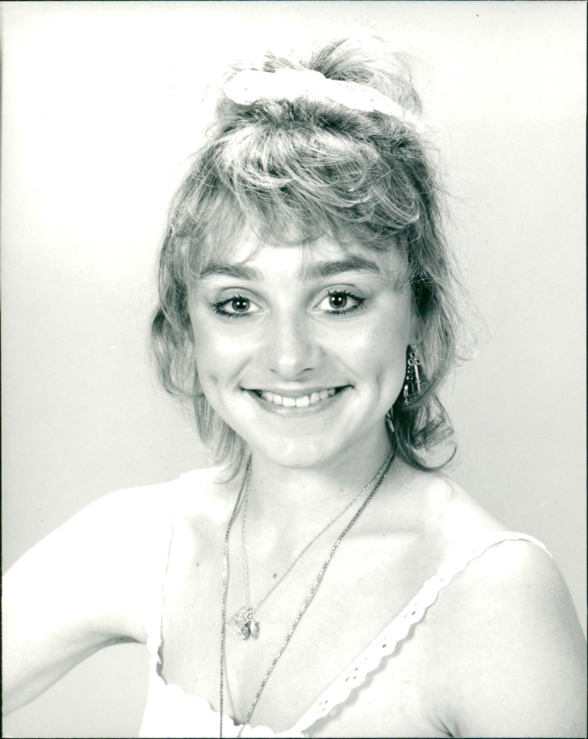 1986 - MR DEWHURST SALLY LTD UNIVERSAL AND AGENCY, ACTRESS, LONDON - V