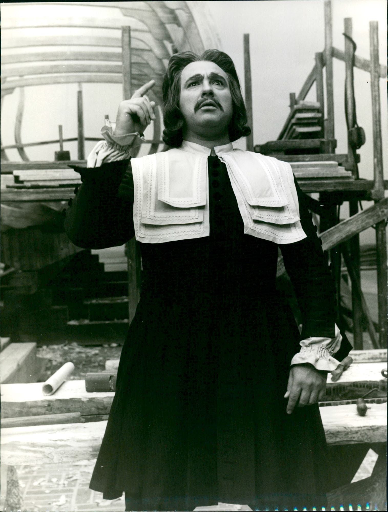 WORLD TSAR ROOMS MAYER VAN BETT HANS SOTIN SINGS HIS PERFO - Vintage P