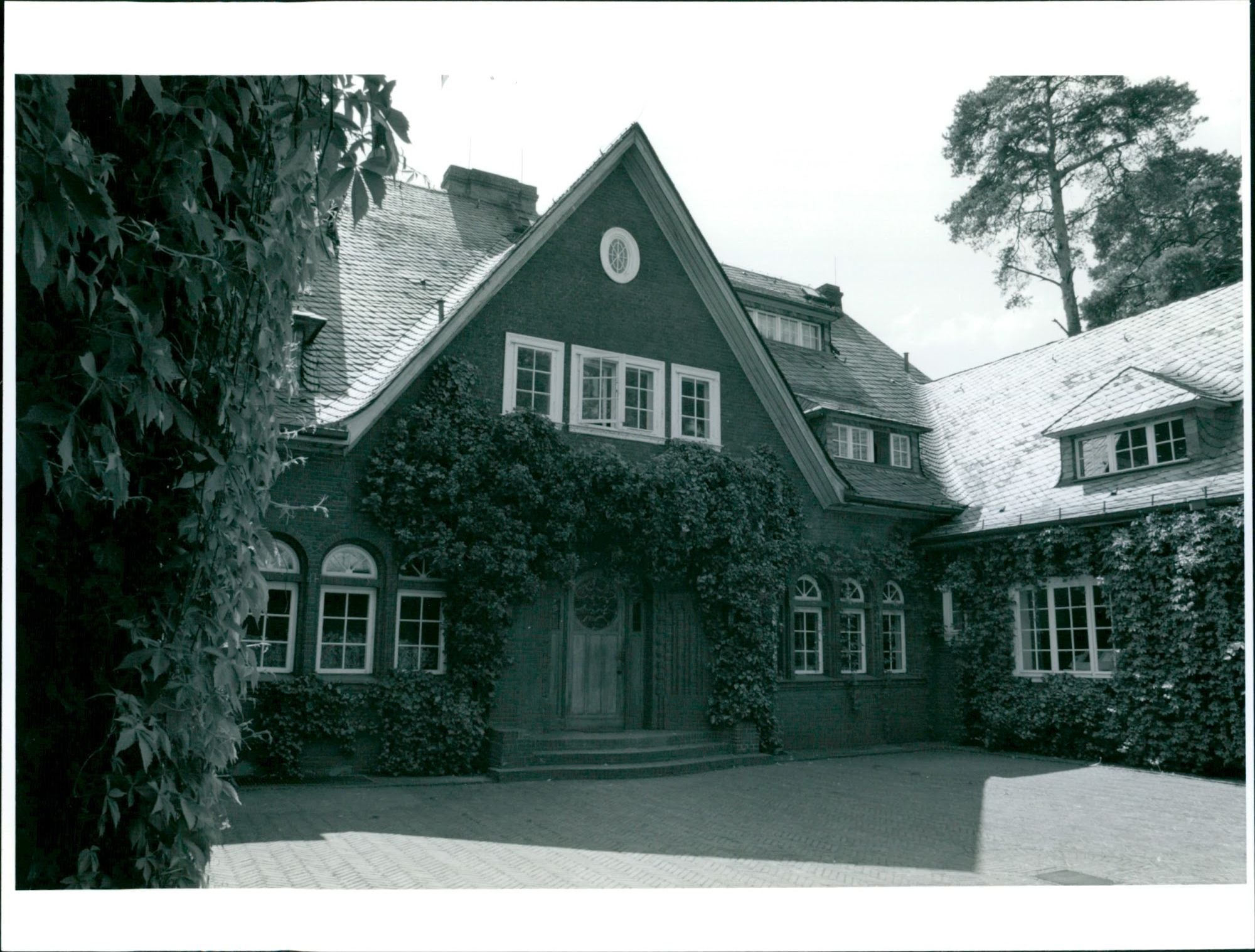 1975 BUILDINGS POSSIBLE SHADOW LIES OVER FUTURE HISTORICA - Vintage Ph