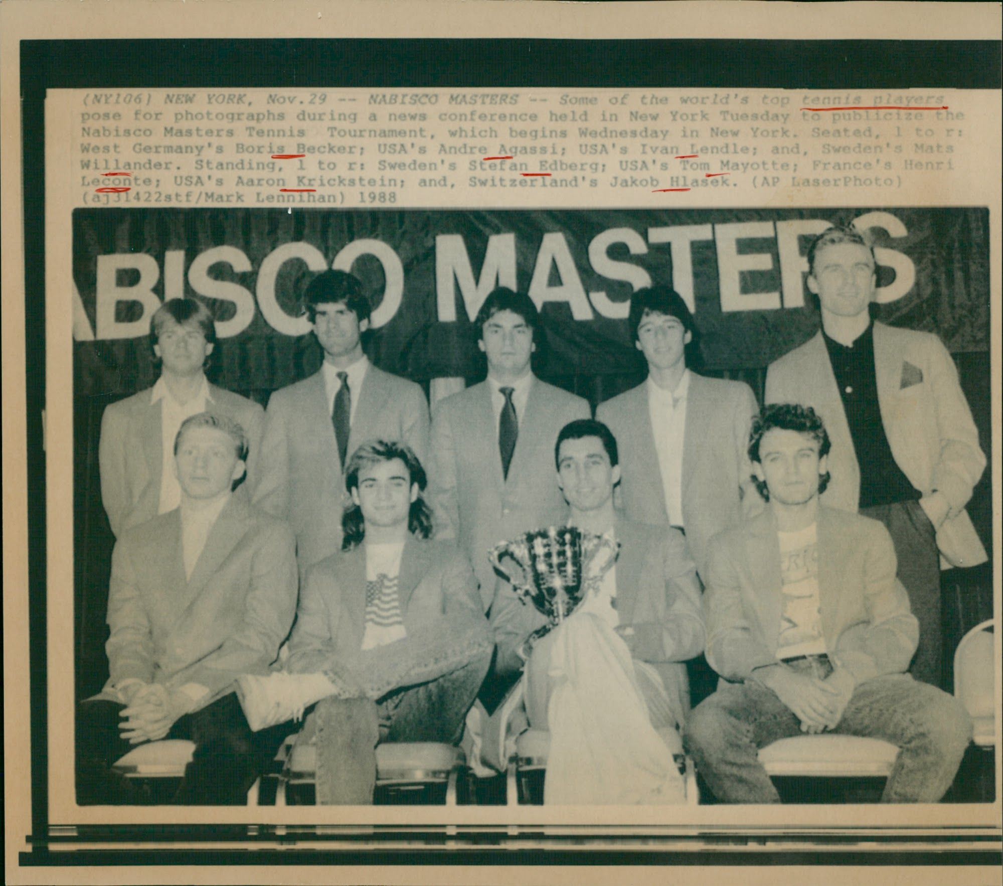 1988 CLUBS MAN NABISCO MASTERS TENNIS TOURNAMENT STARTS WED YORK - Vin