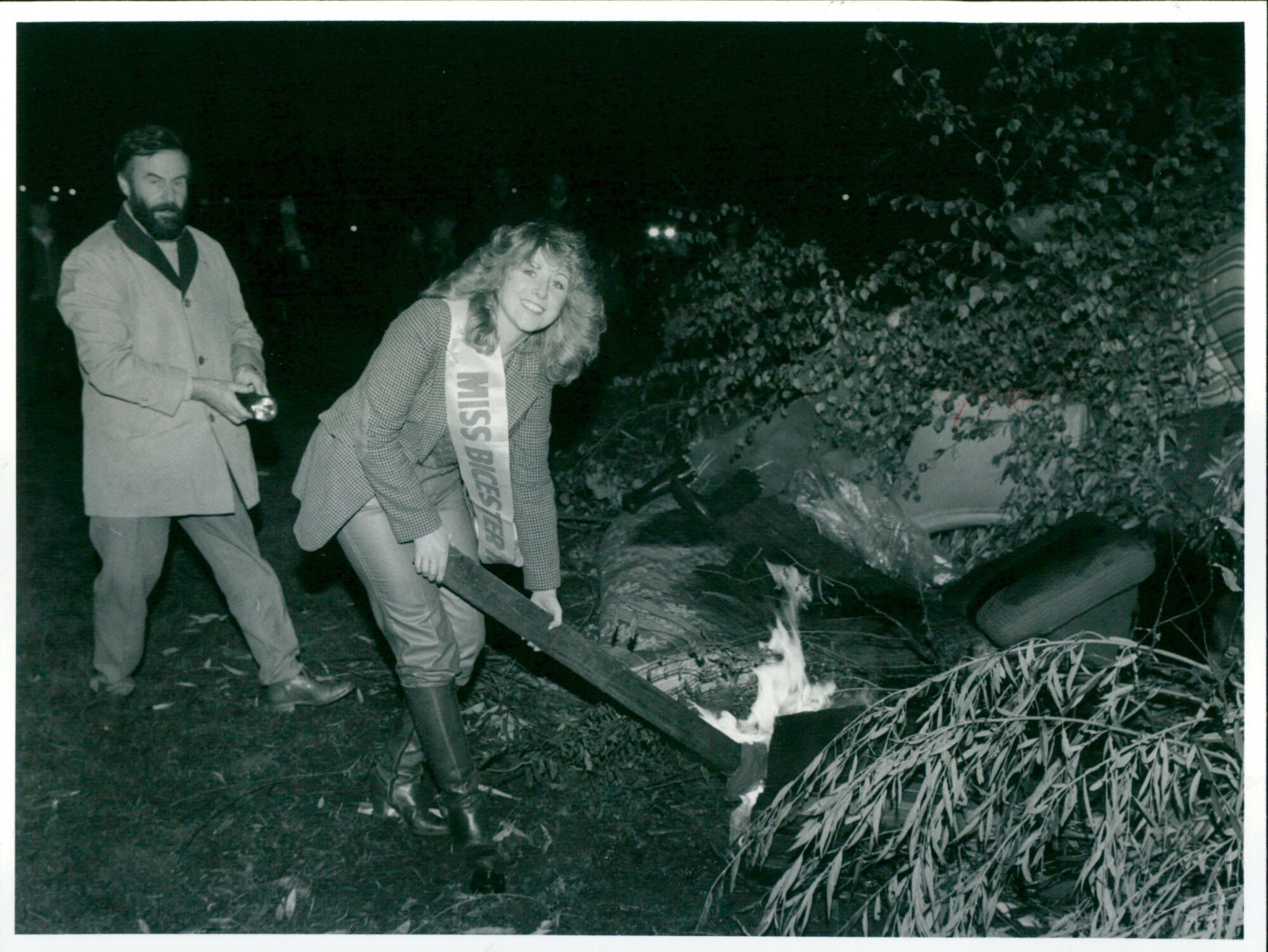 Miss Bicester, Mandy Walton, lights the Longfield bonfire. - Vintage P
