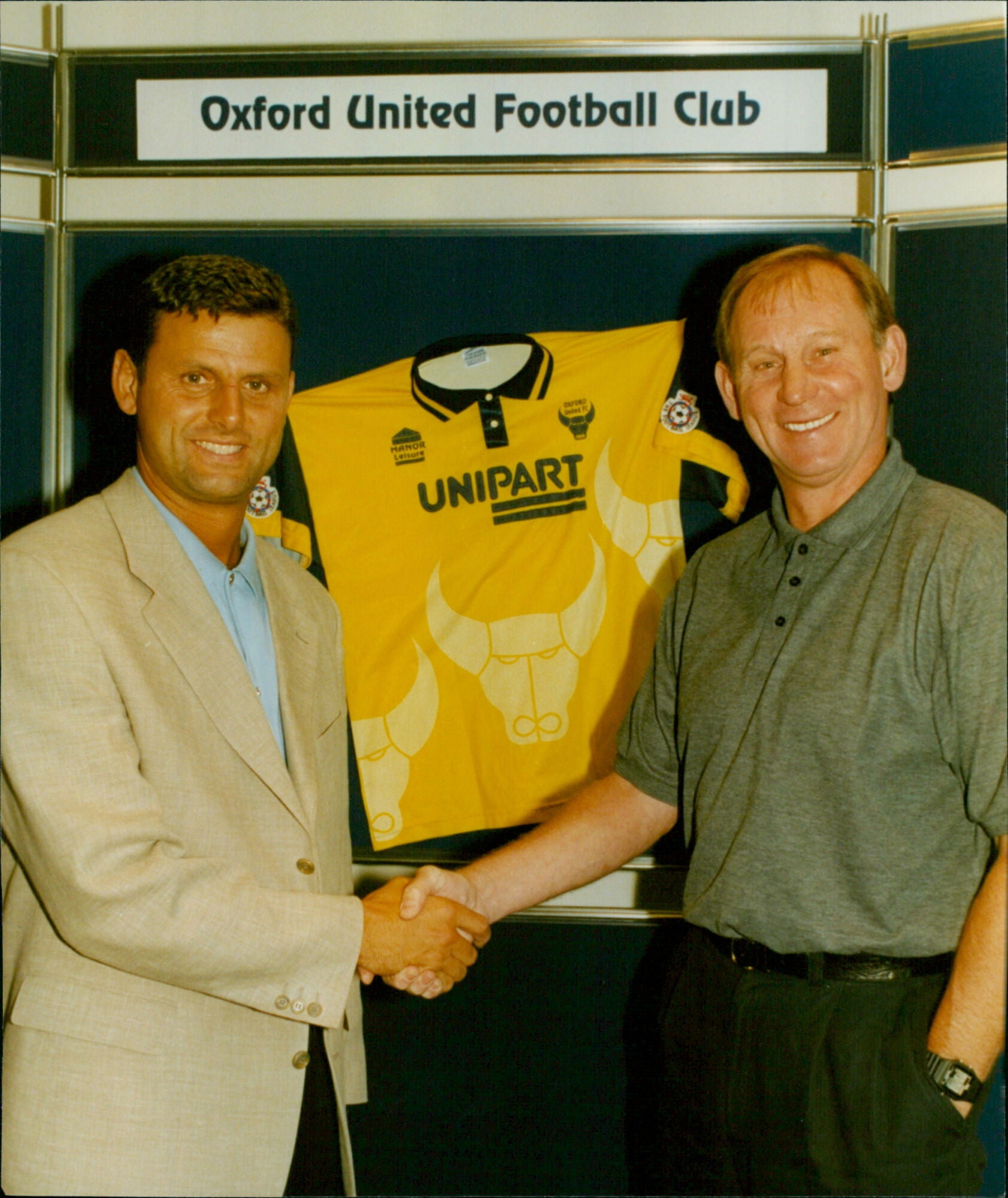 Oxford United Football Club welcomes new signing Wayne Biggins. - Vint