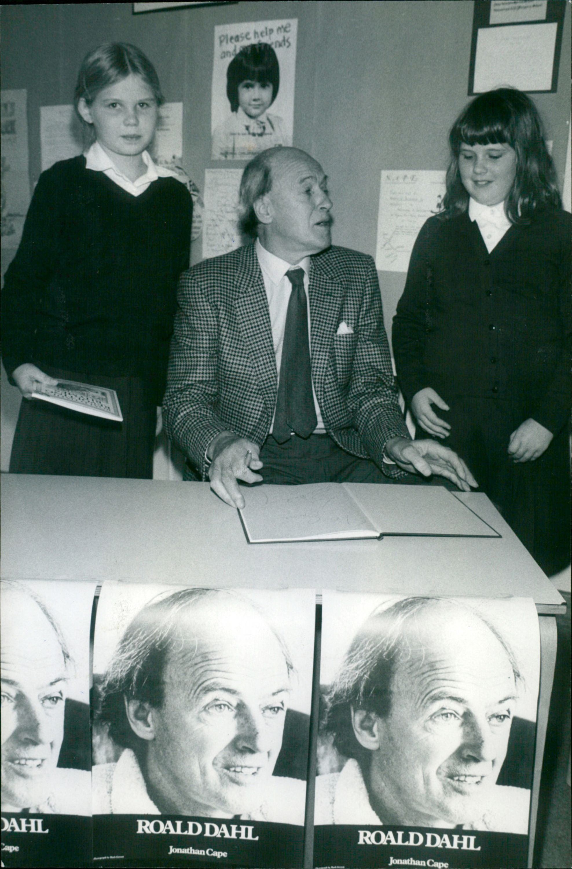 Roald Dahl with Elizabeth Axford (left) and Emma Booker - Vintage Phot