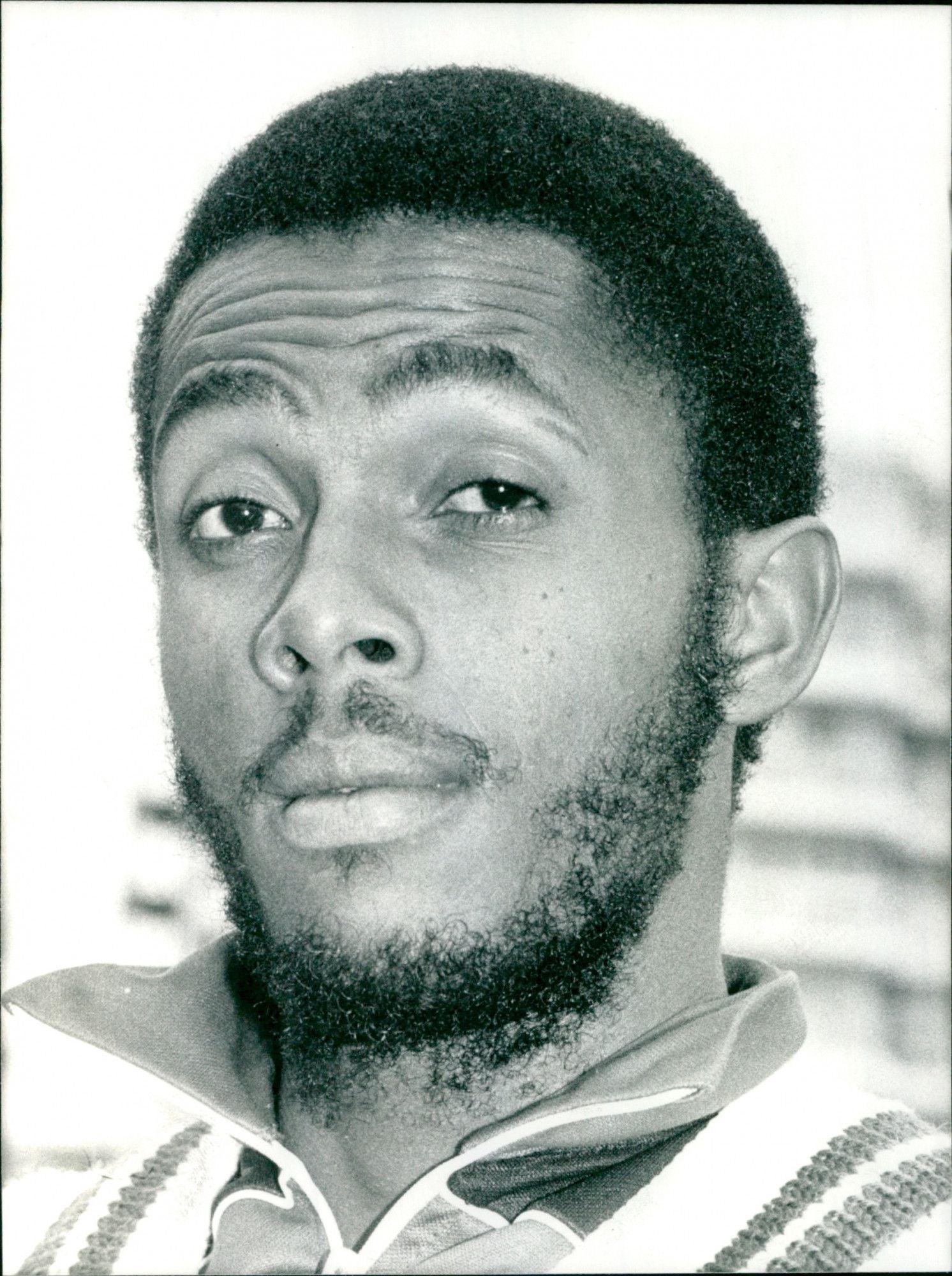 West Indian cricketer Courtney Walsh during a match in 1988. - Vintage