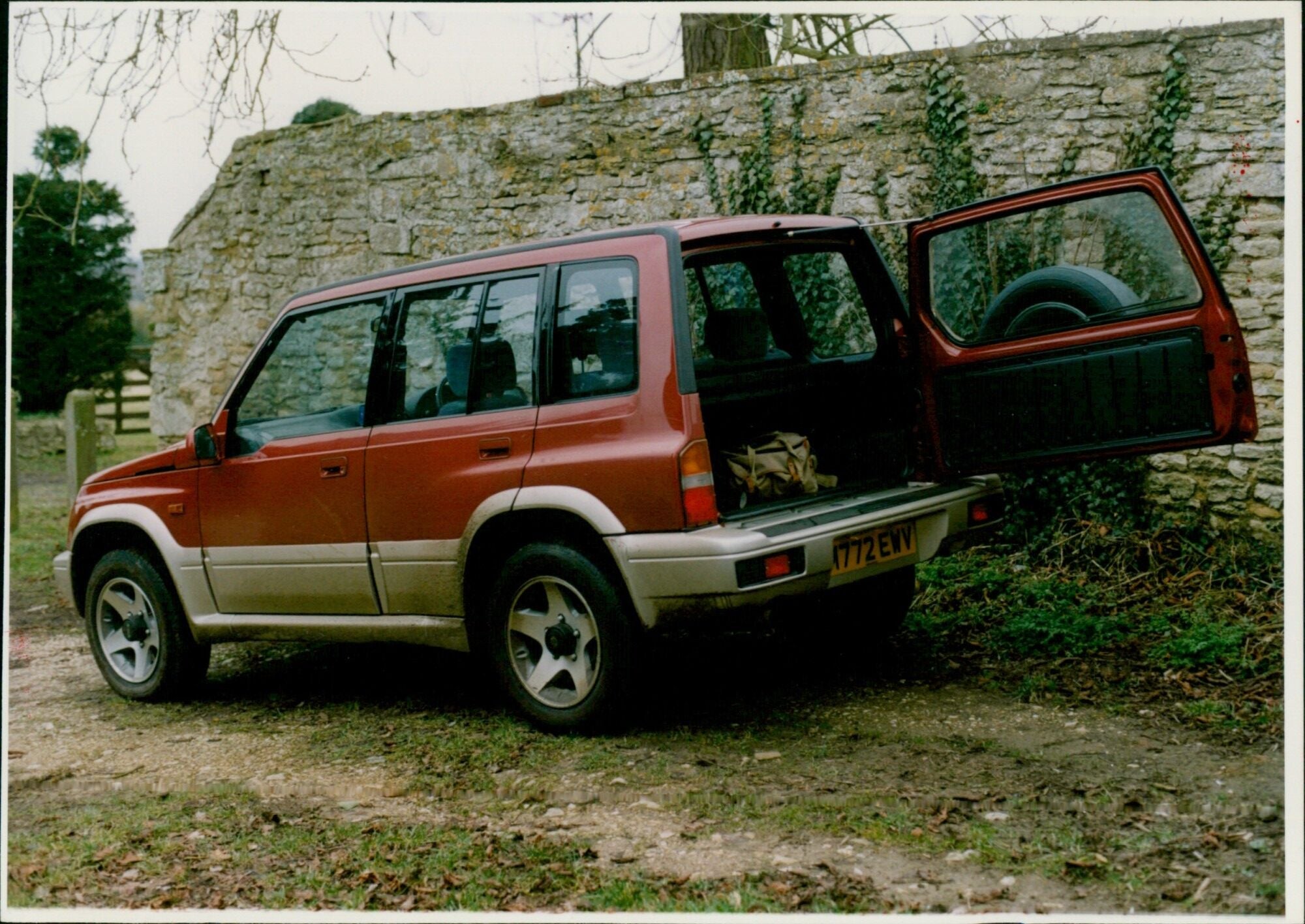 SUZUKI V6 VITARA - Vintage Photograph