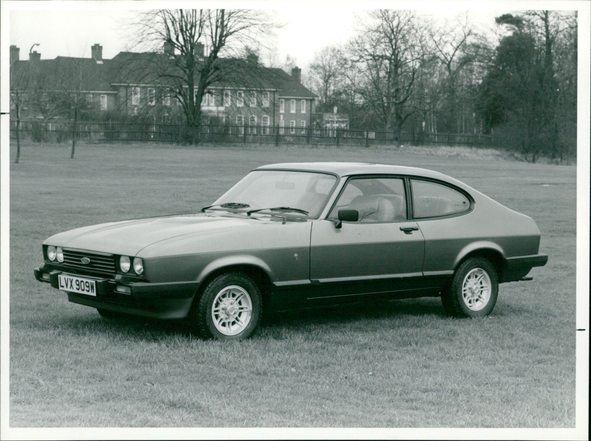 Ford Capri Ghia - Vintage Photograph