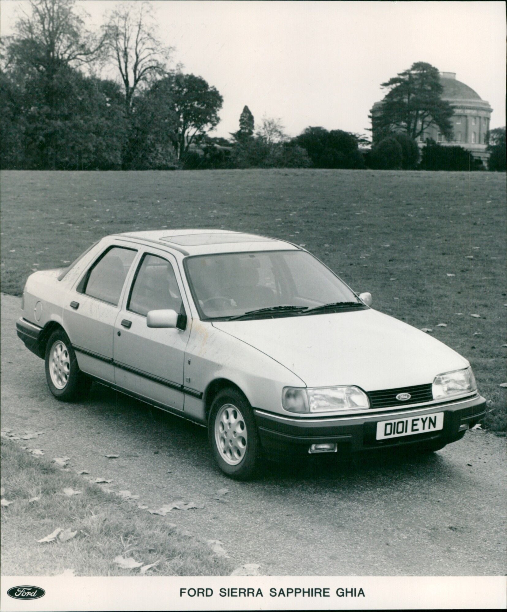 Ford Sierra Sapphire Ghia - Vintage Photograph
