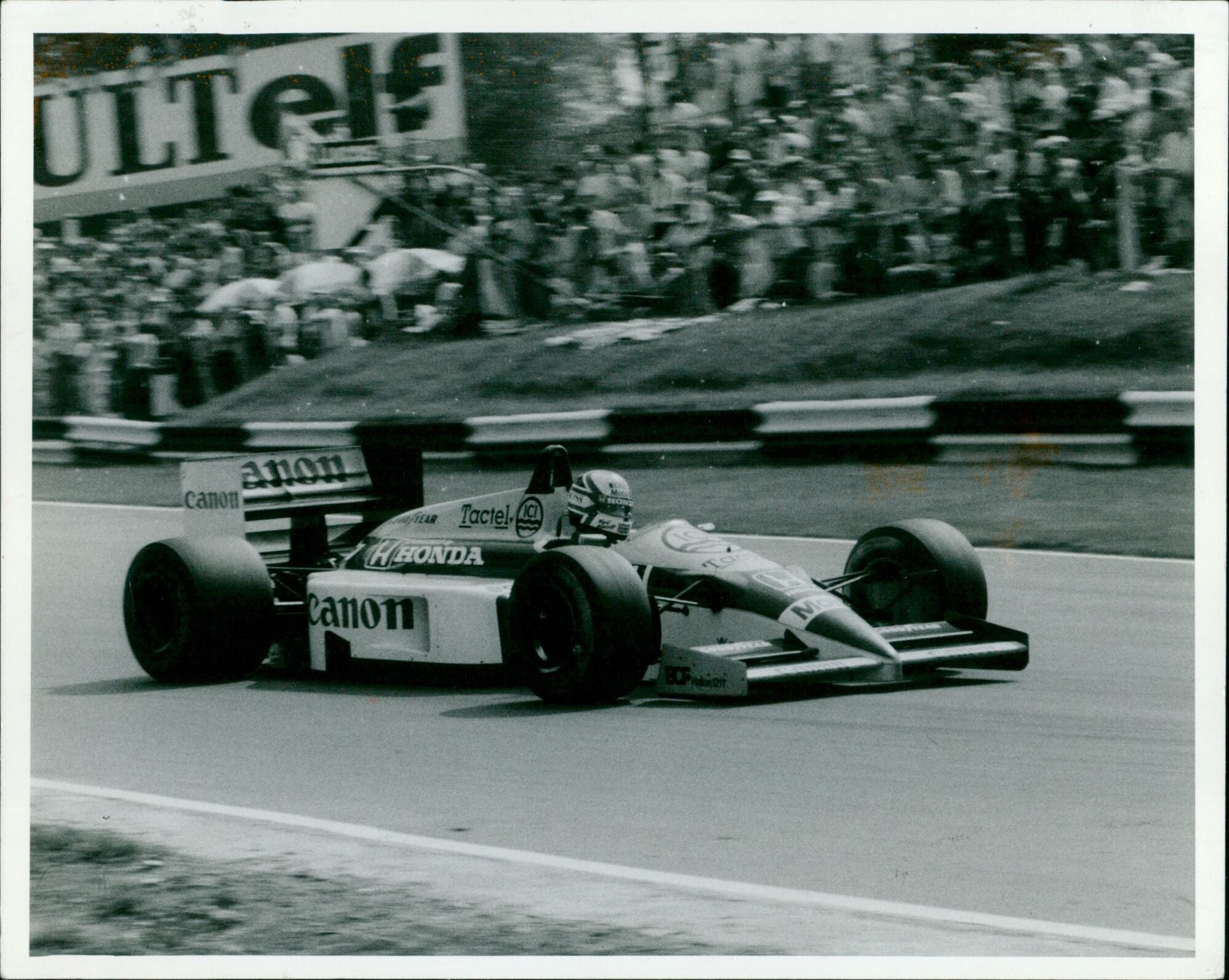 British racing driver Nigel Mansell in his Didcot-built Cannon William