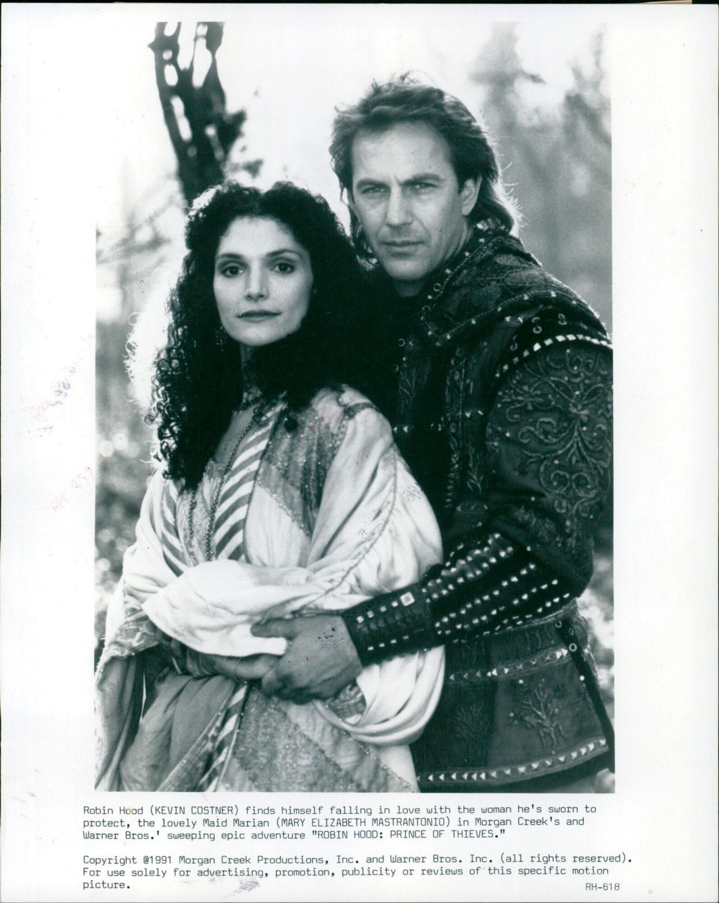 Actor Kevin Costner and actress Mary Elizabeth Mastrantonio star in th