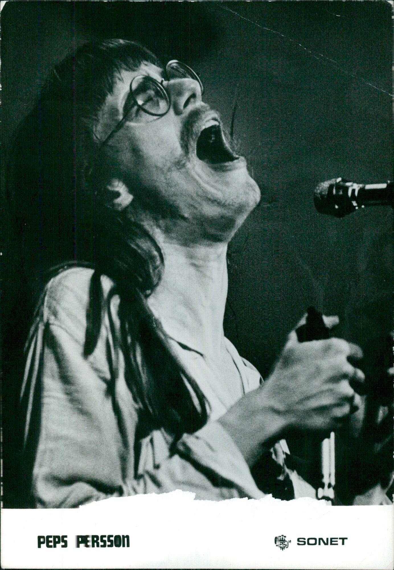 A group of people gather in Parnow, Paps to celebrate the launch of th