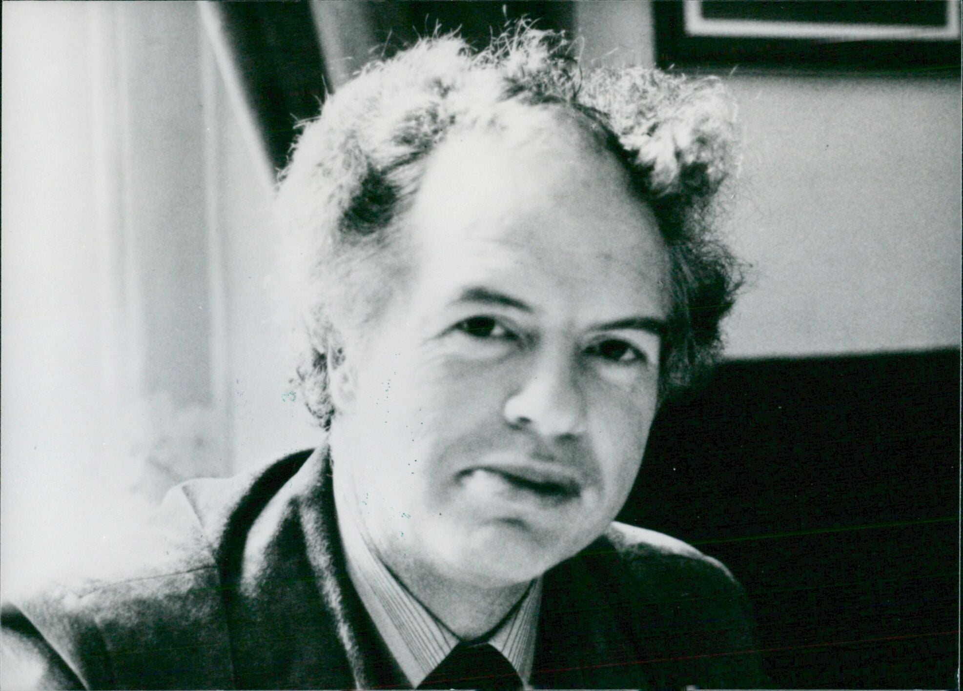British author D.M. Thomas, whose work "The White Hotel" was criticall