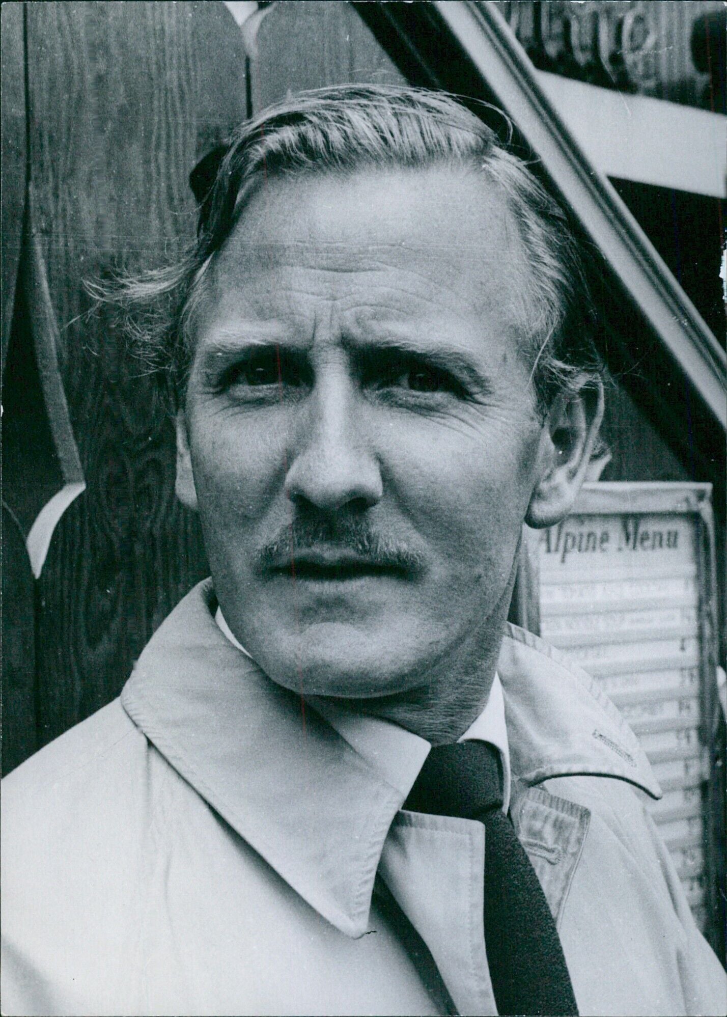 British actor Leslie Phillips poses for a portrait, circa 1962. - Vint