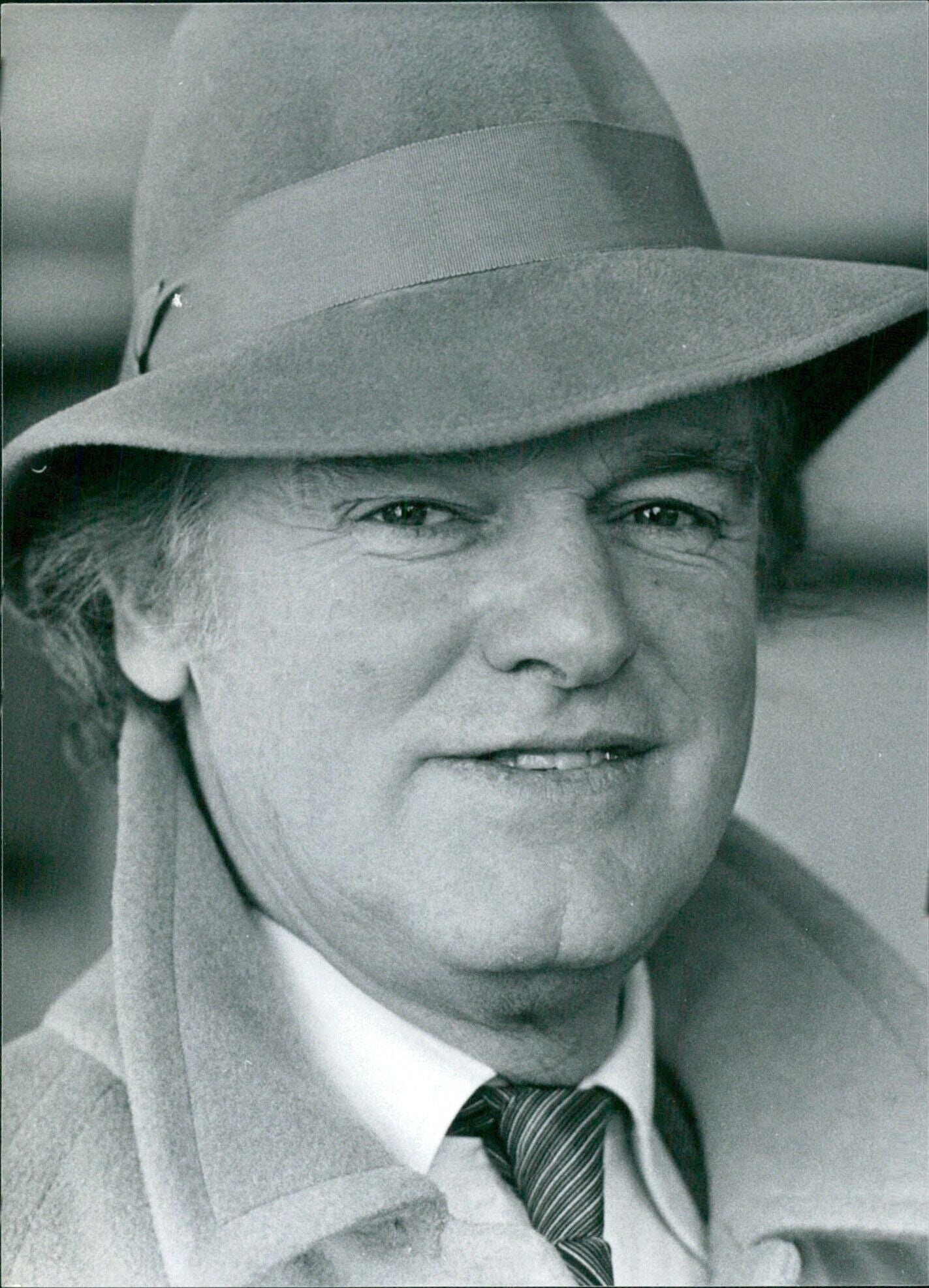 Australian actor and singer Keith Michell poses for a portrait in 1989