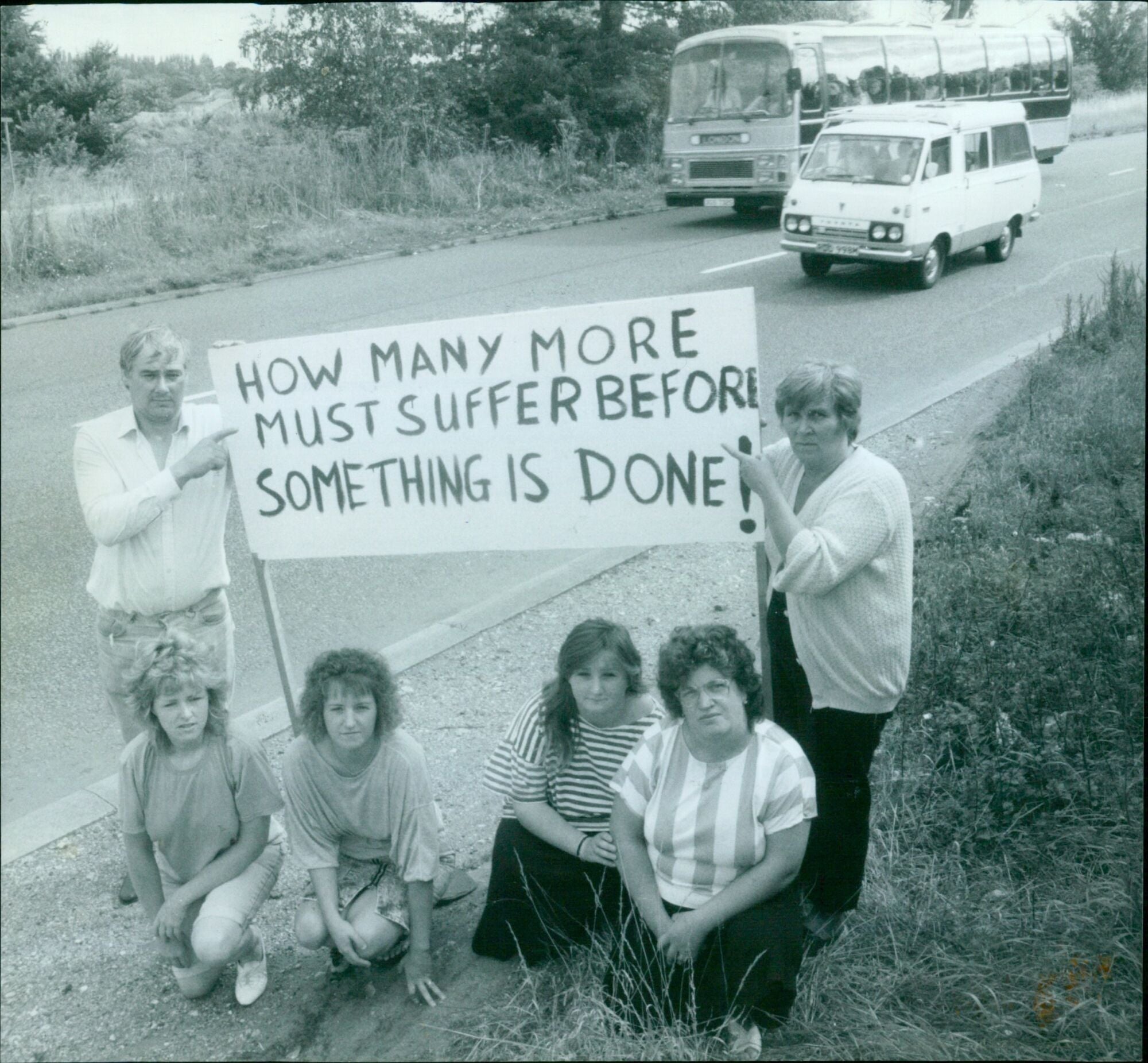 Barton Estate residents protest on the A40 Bypass. - Vintage Photograp