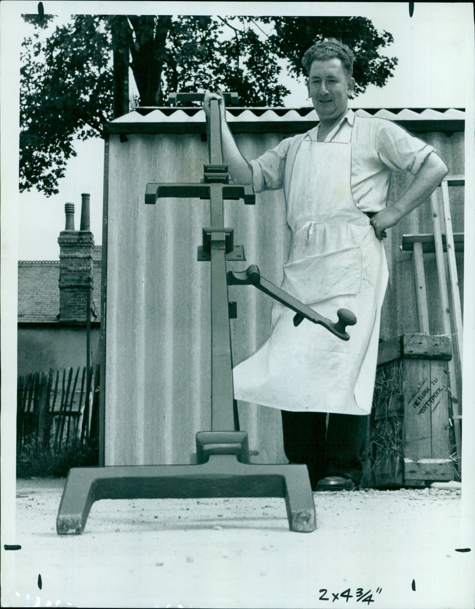 Two soldiers return to the small Welsh town of Pontypool after World W