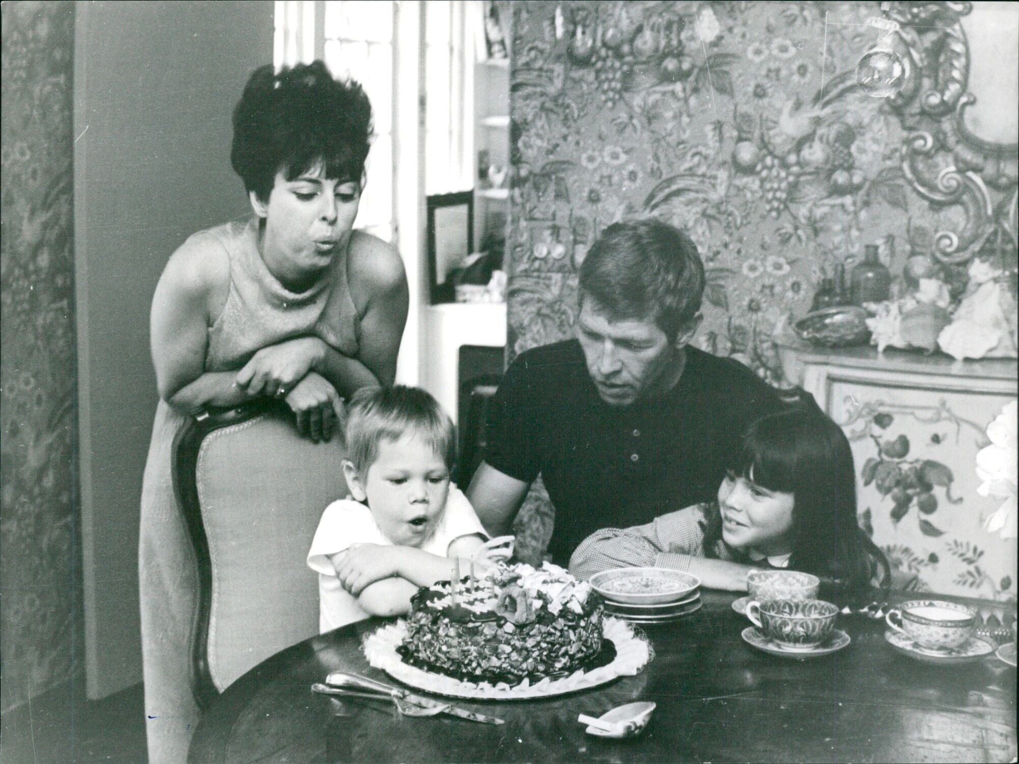 British actor Michael Caine is pictured in London on April 15, 1966.