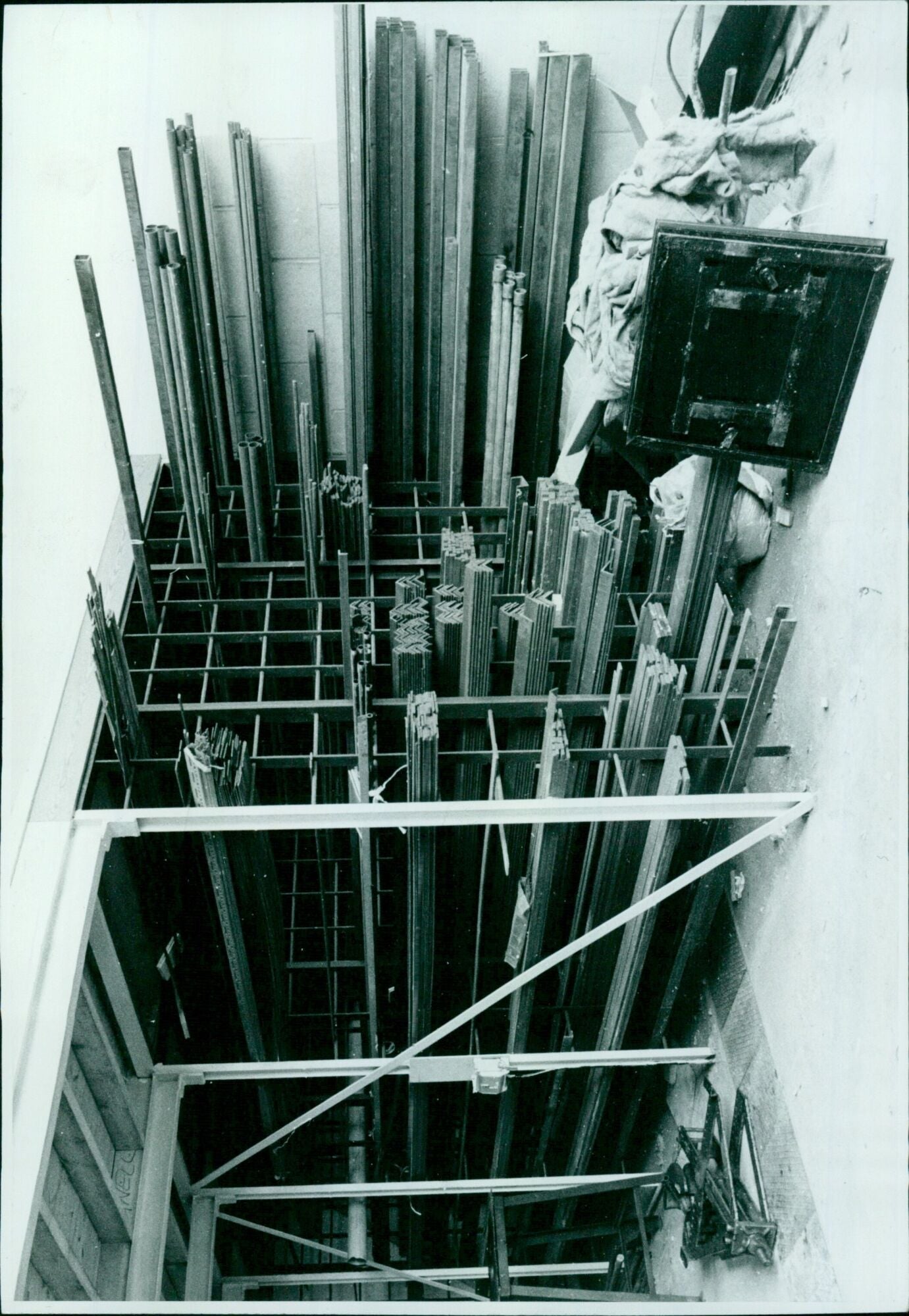 San S.J. Hignell and Son Constructional Engineers build a large steel