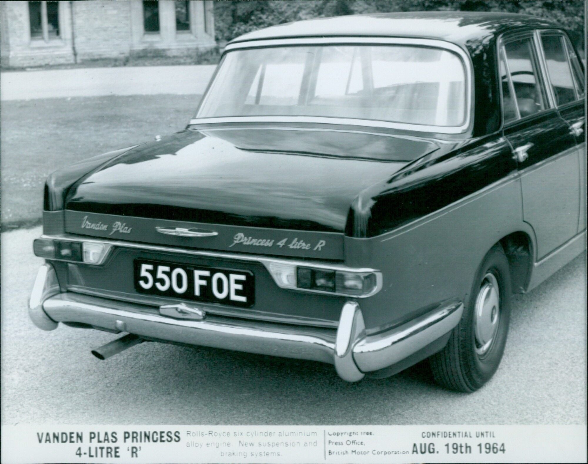 The Vanden Plas Princess 4 litre R 550 FOE is unveiled by British Moto